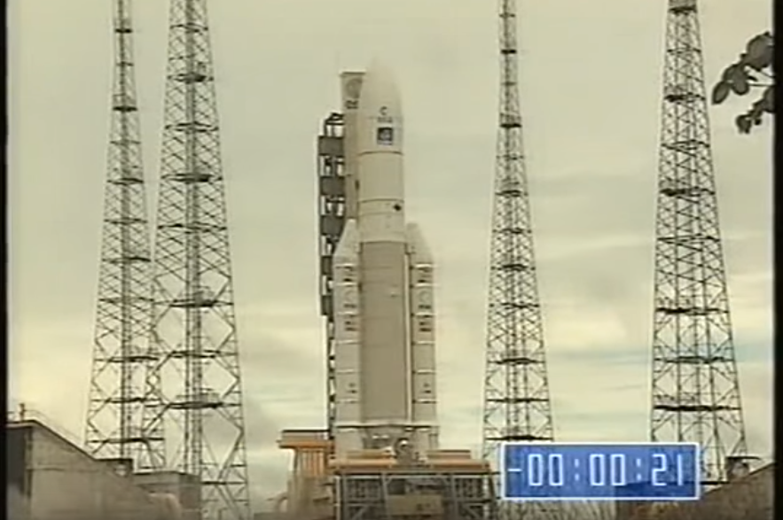VIDÉO - Quand Ariane 5 explosait en plein vol pour son premier lancement