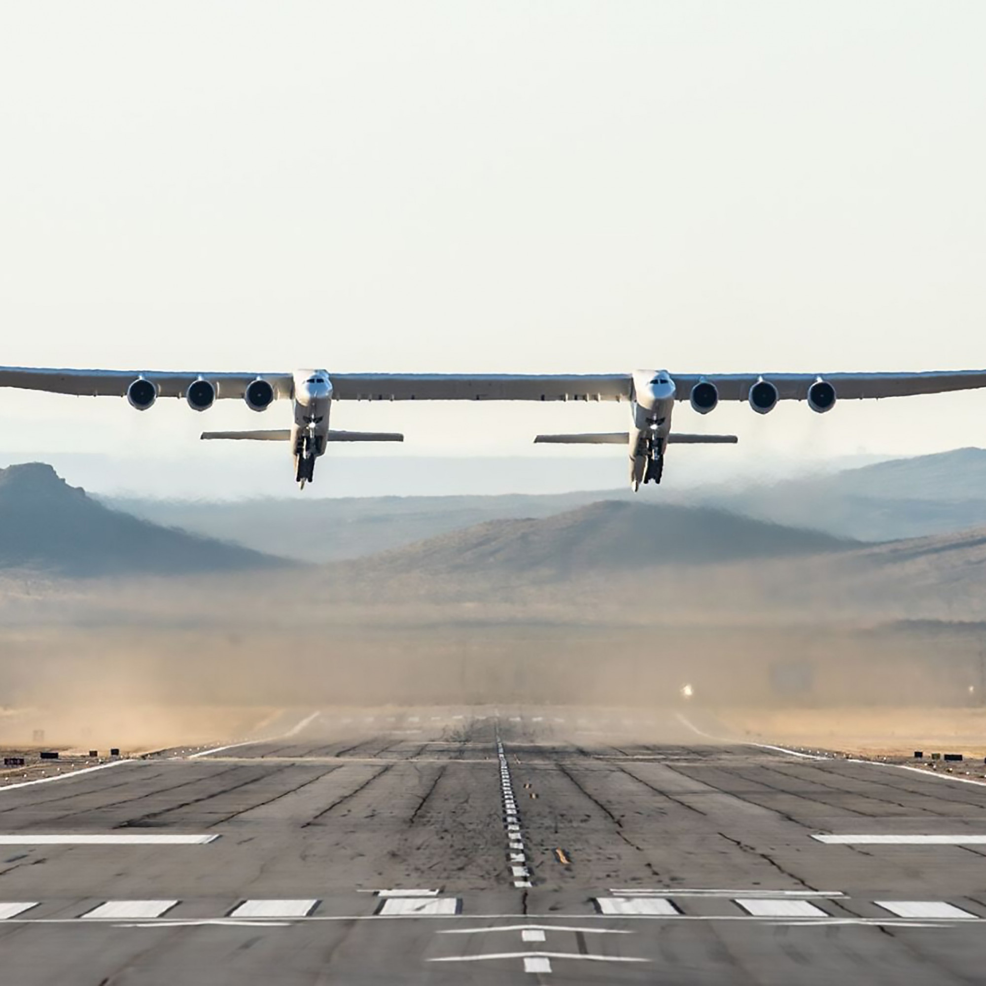 États-Unis : premier vol pour le Stratolaunch, le plus grand avion au monde