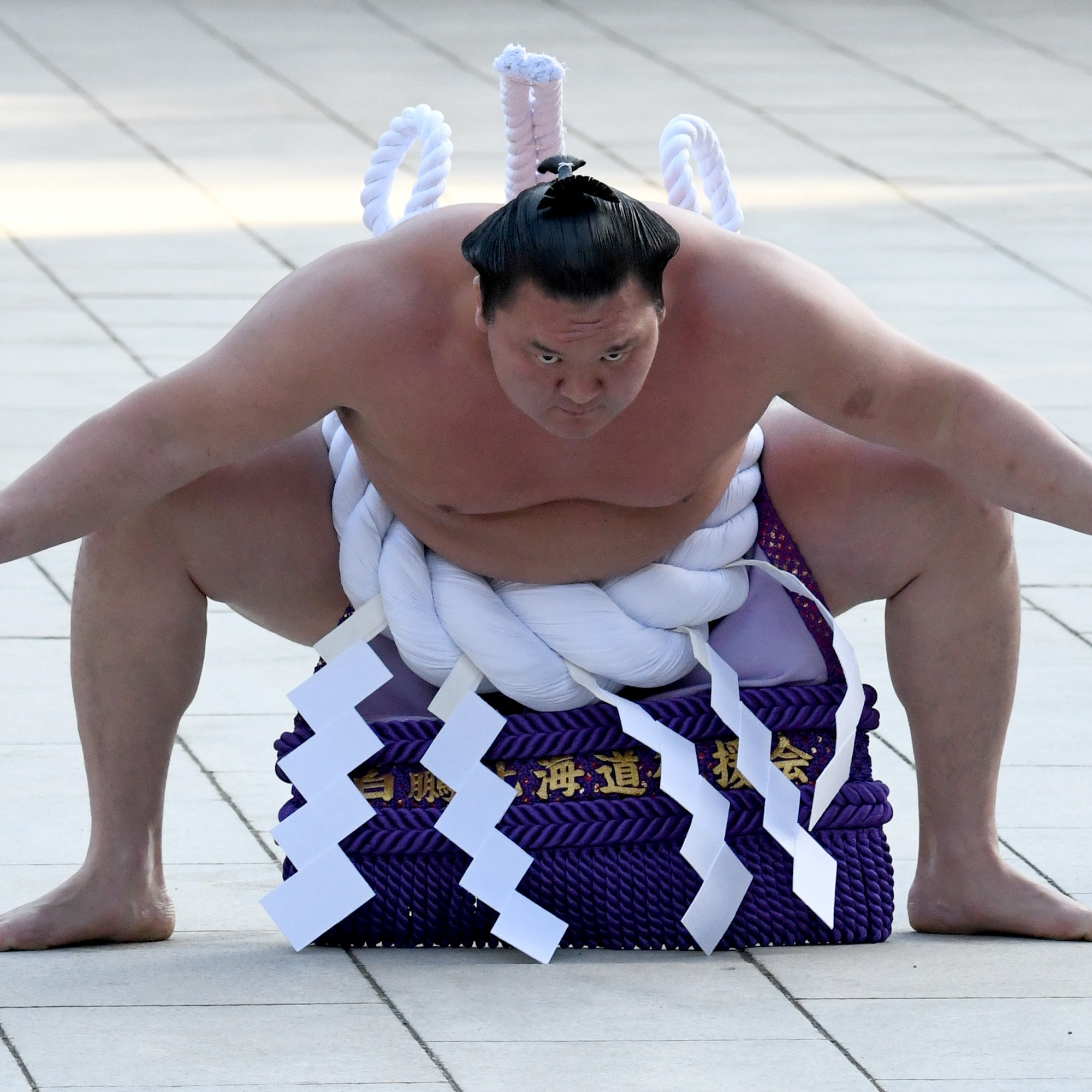Japon : un sumo réprimandé pour avoir lancé un "clapping"