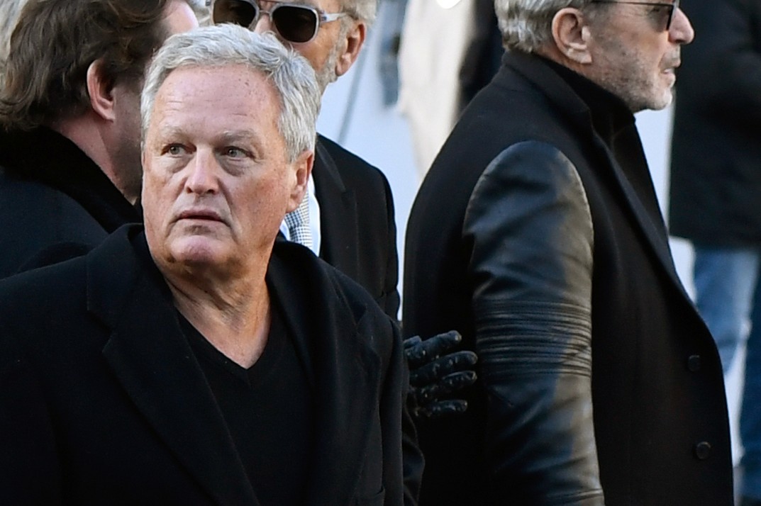 Les infos de 5h - André Boudou, le père de Laeticia Hallyday, jugé ce ...