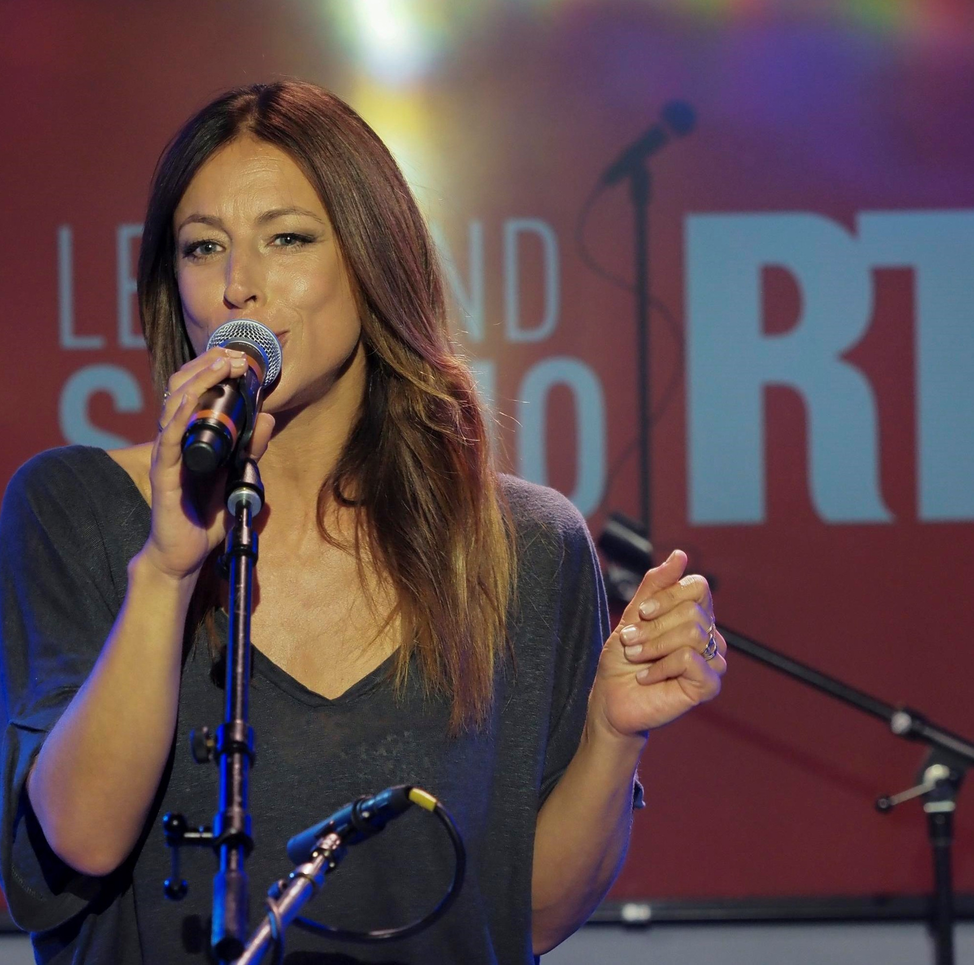VIDÉOS - Asa, Rose, Jeanne Cherhal en concert dans "Le Grand Studio RTL"