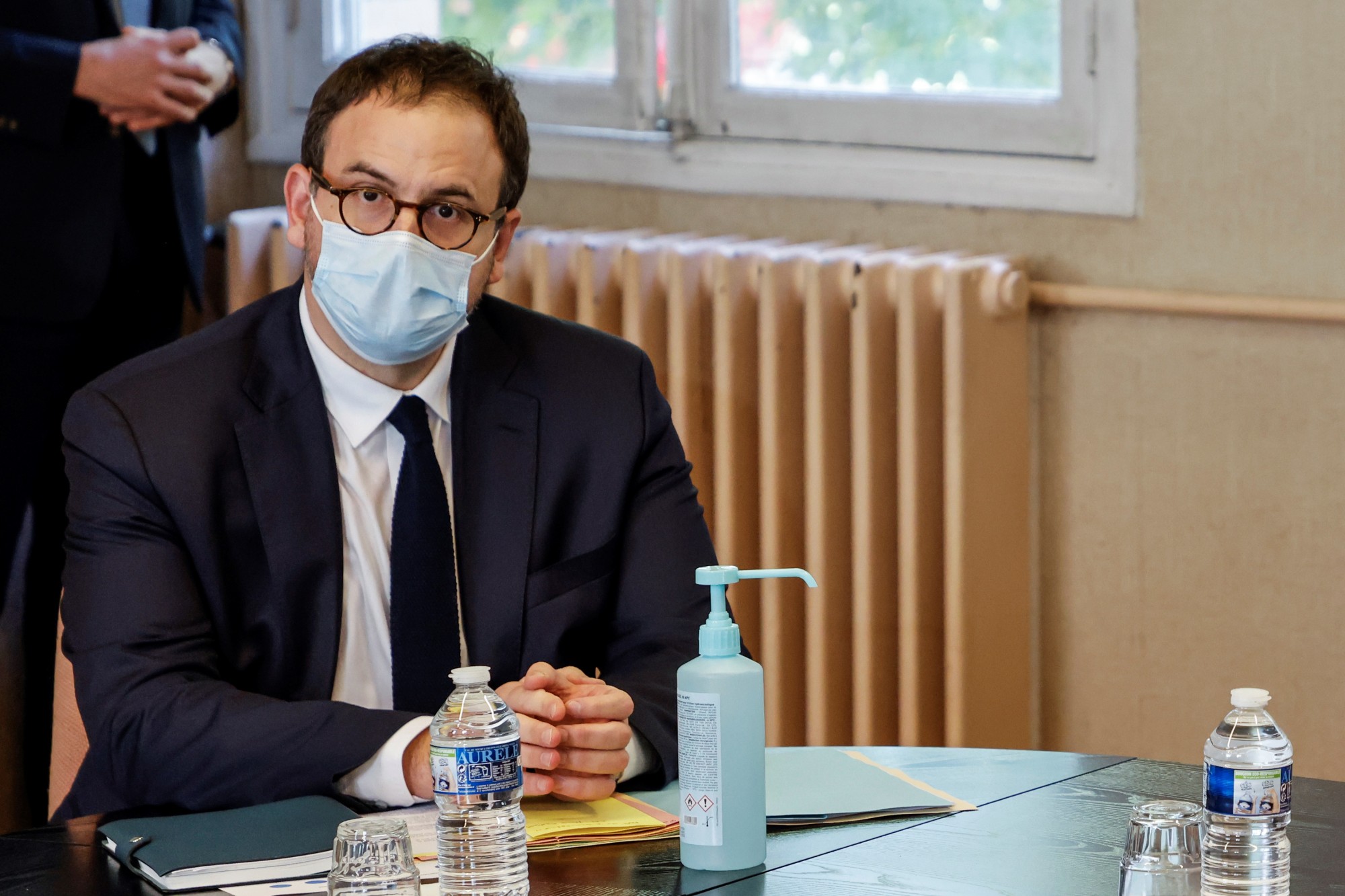 Vaccin en France : "On bascule dans une défiance", déplore Aurélien ...