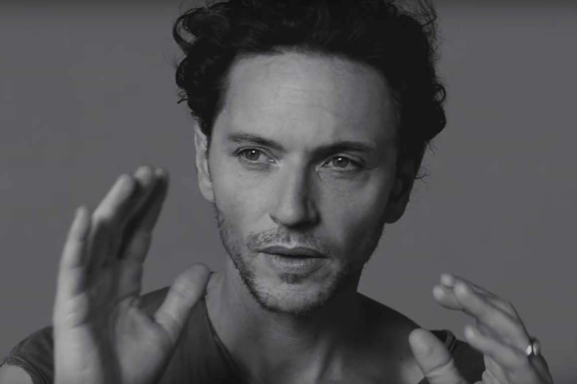 Christophe, l'amour, le rock... Raphaël présente son nouvel album ...