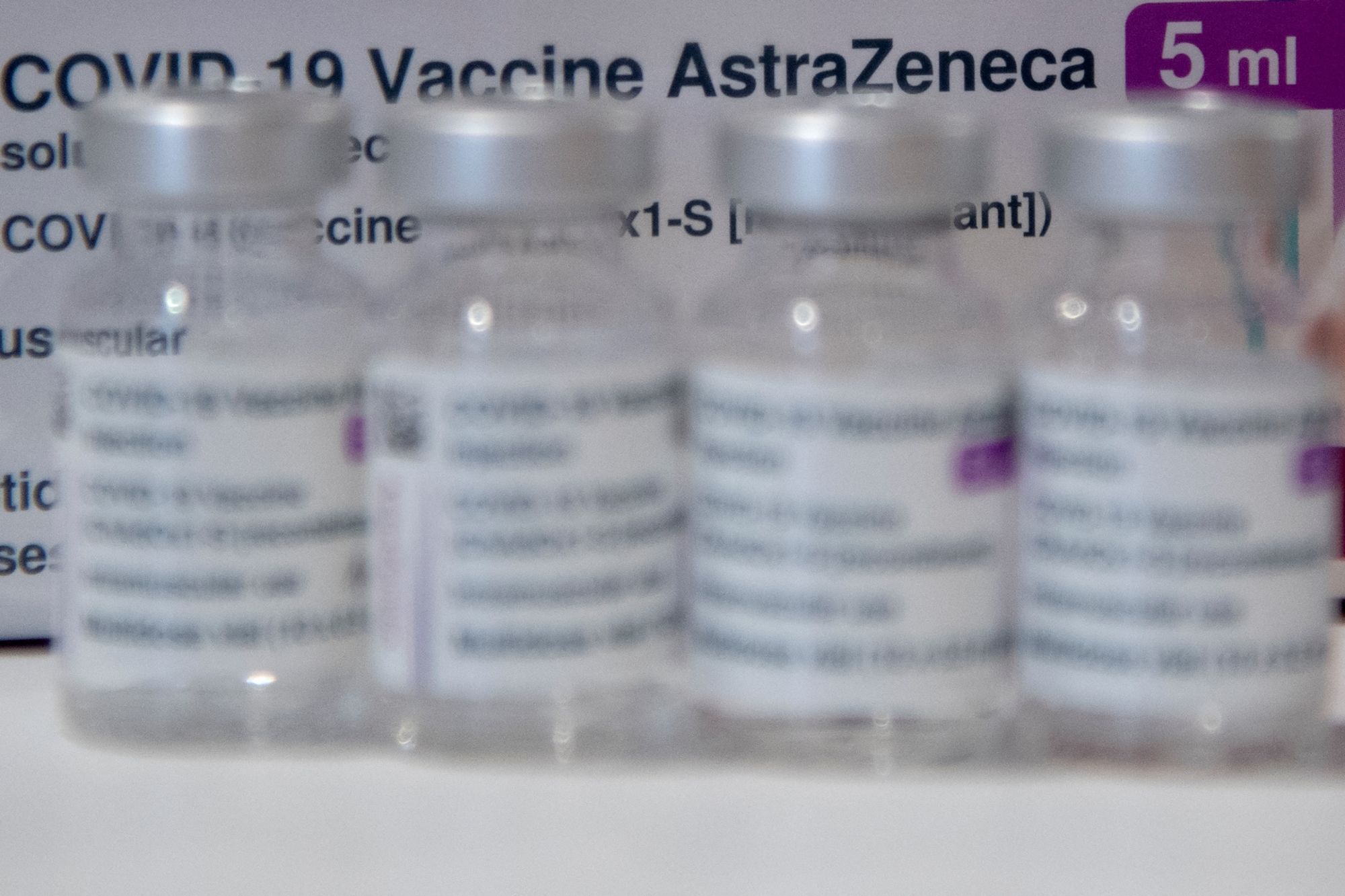 Vaccin AstraZeneca : pourquoi sa suspension est un coup dur pour la France