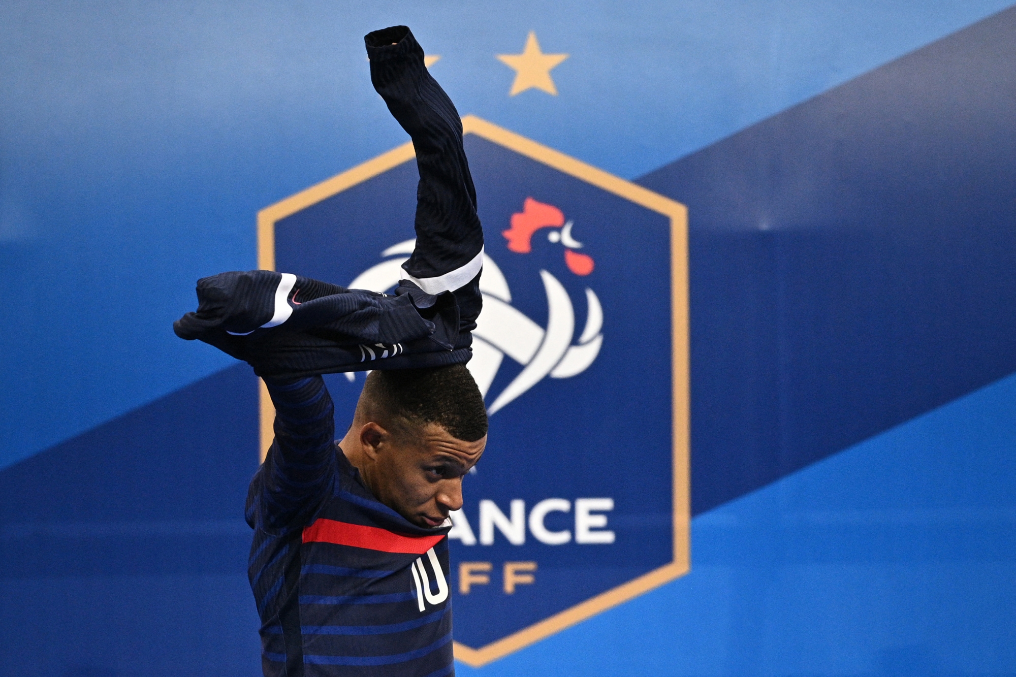 Kylian Mbappé : les critiques, "ça fatigue", confie-t-il