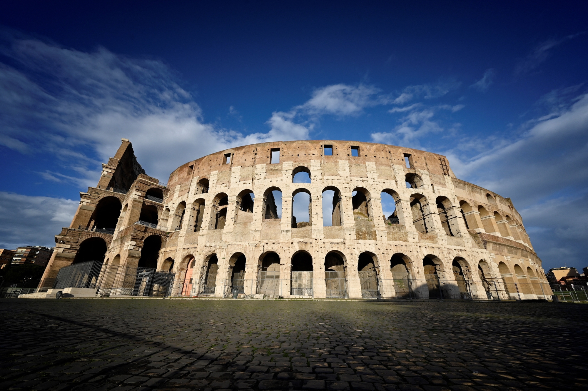 Italie : la maire de Rome confond le Colisée avec les arènes de Nîmes