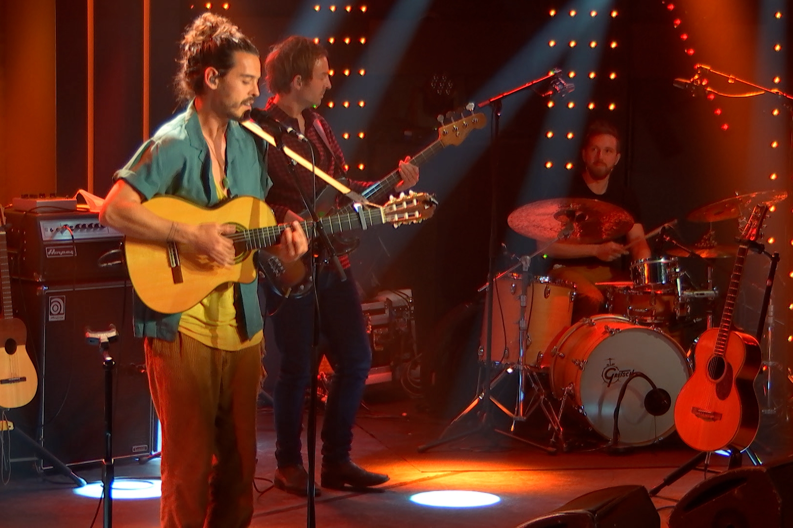 VIDÉO - Flo Delavega interprète "Printemps éternel" dans "Le Grand ...