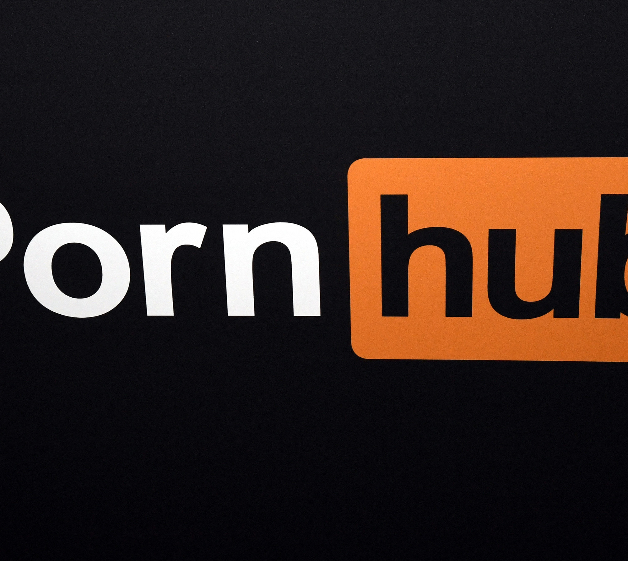 Pornhub : 34 femmes accusent la société d'avoir mis en ligne des vidéos ...