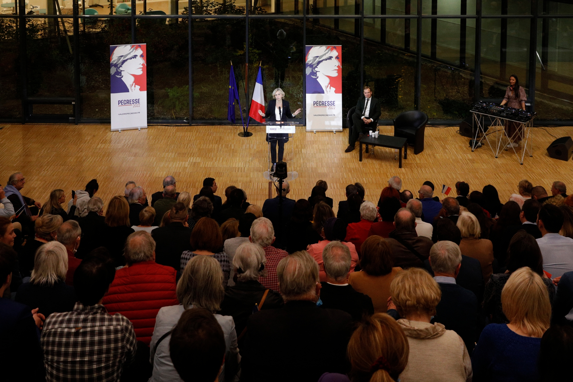 DÉBAT - Coronavirus : faut-il interdire ou réglementer les meetings ...