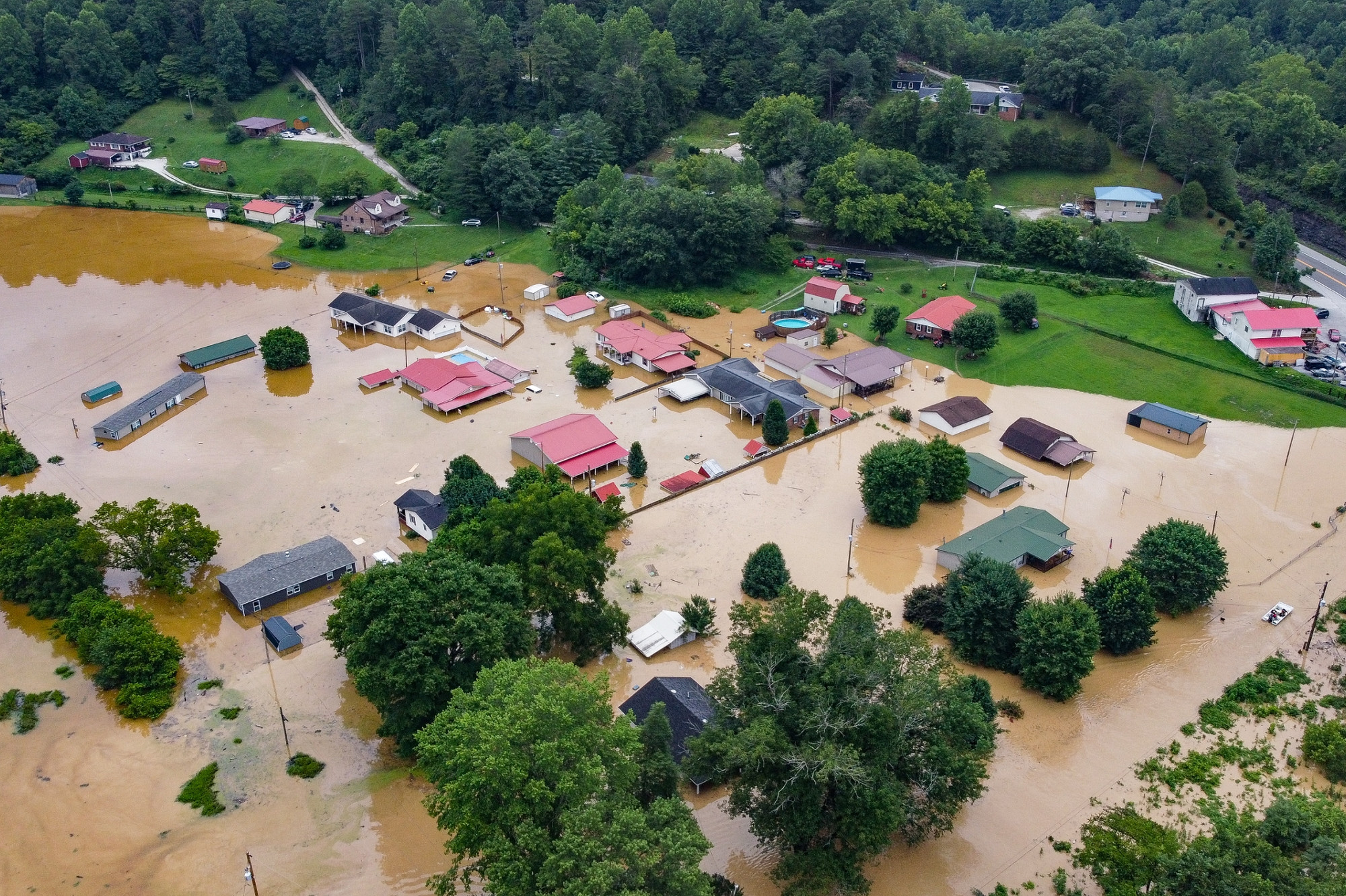 États-Unis : aux moins huit morts après des inondations "dévastatrices"