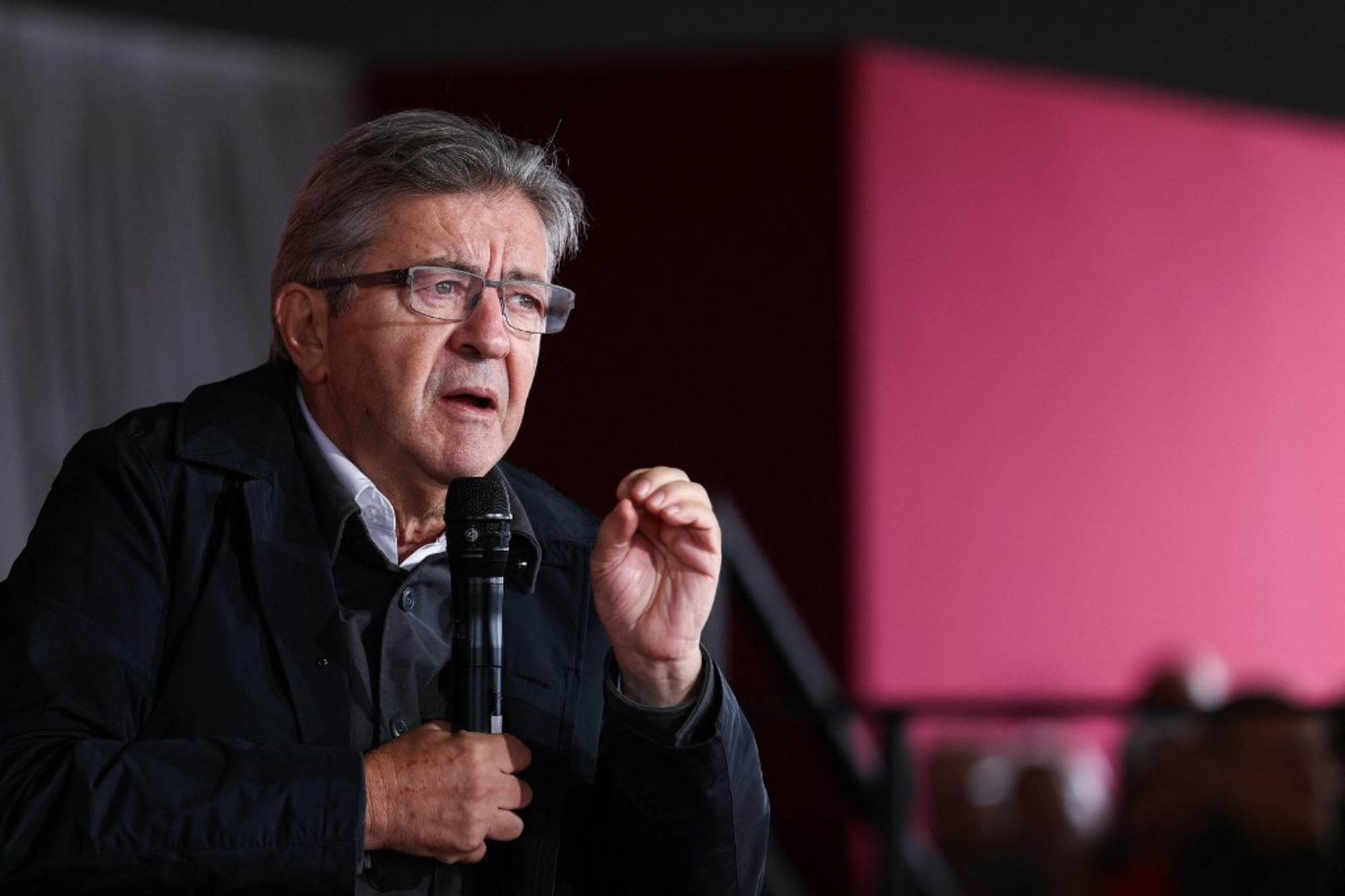 Quatennens Vis Par Une Main Courante M lenchon Apporte Sa confiance