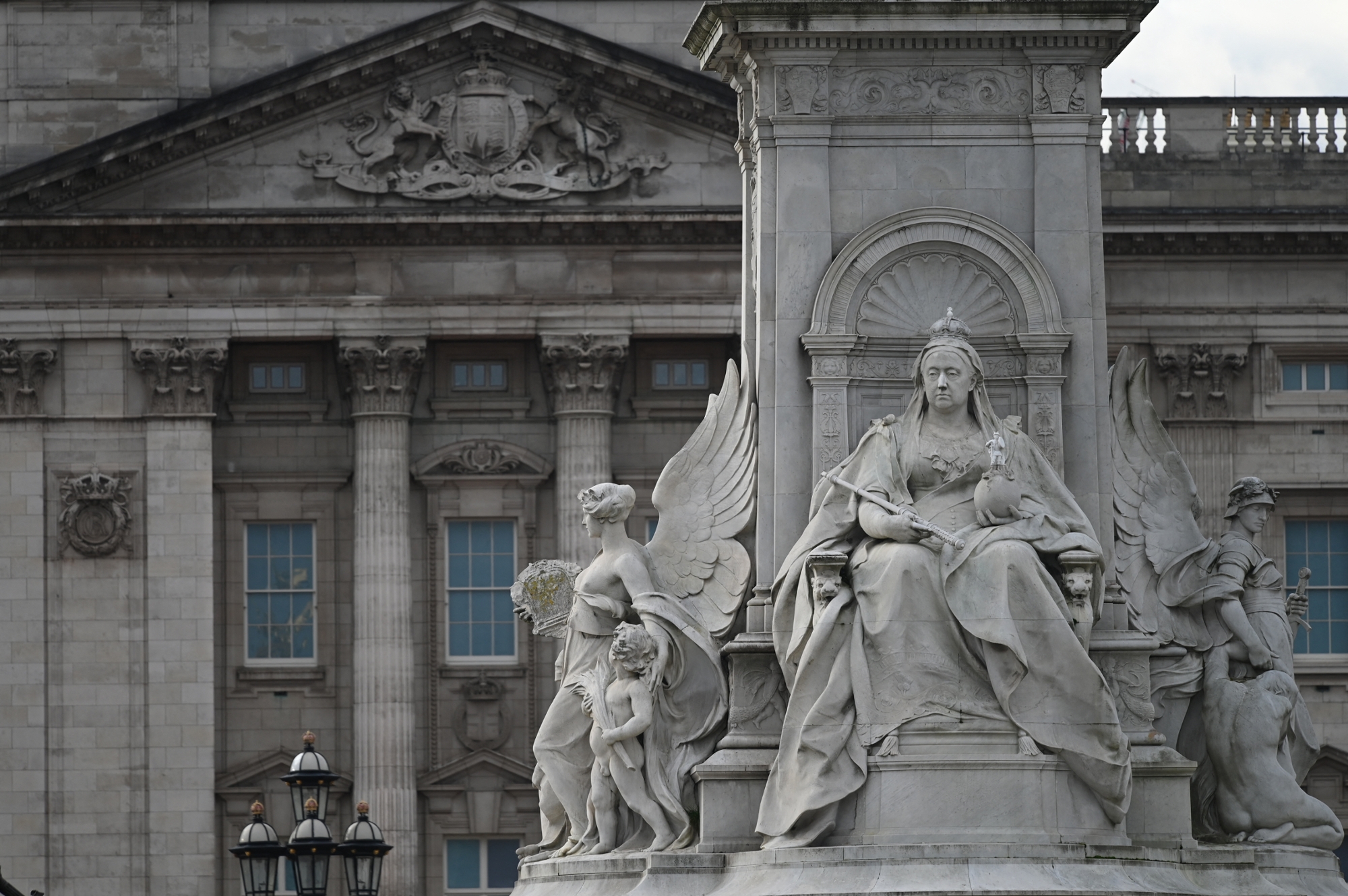 Famille royale : les "scandales" qui ont marqué le long règne de la ...