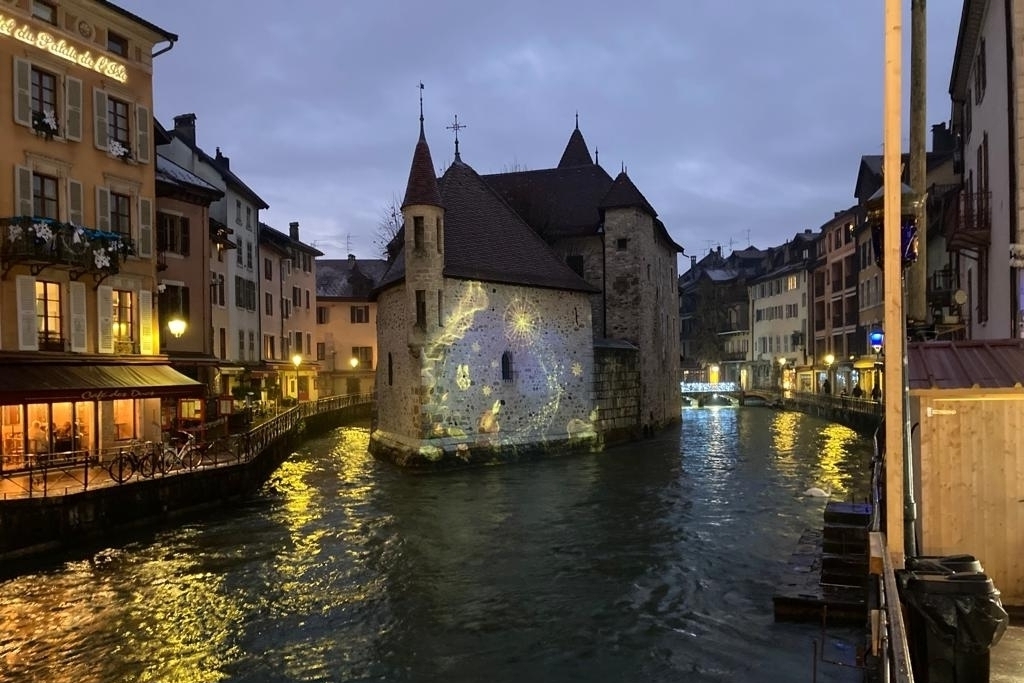 Marchés de Noël : Annecy et son cadre idyllique