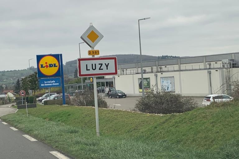 Nièvre : comment le village de Luzy a intégré des demandeurs d'asile