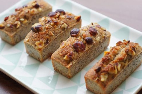 Cyril Lignac partage la recette de son délicieux financier aux noisettes