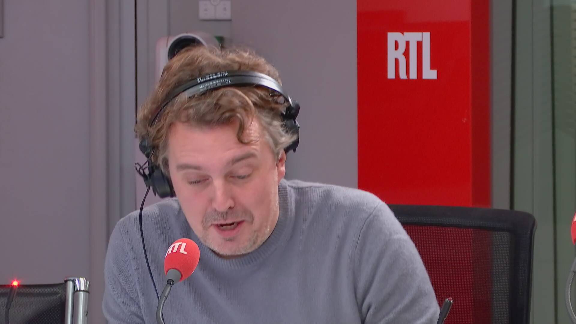 Conflit Israël-Hamas : Alex Vizorek dévoile ses talents d'imitateur d ...