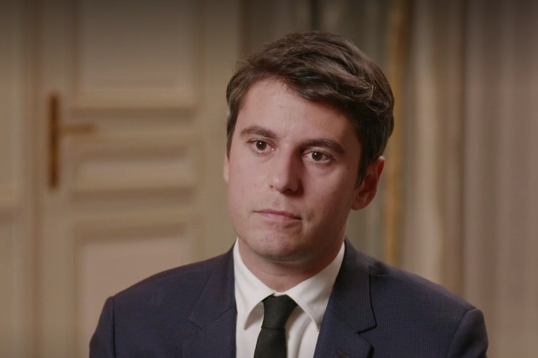 Juan Branco, soupçonné d'être le harceleur de Gabriel Attal répond au ... Juan Branco, soupçonné d'être le harceleur de Gabriel Attal répond au ...