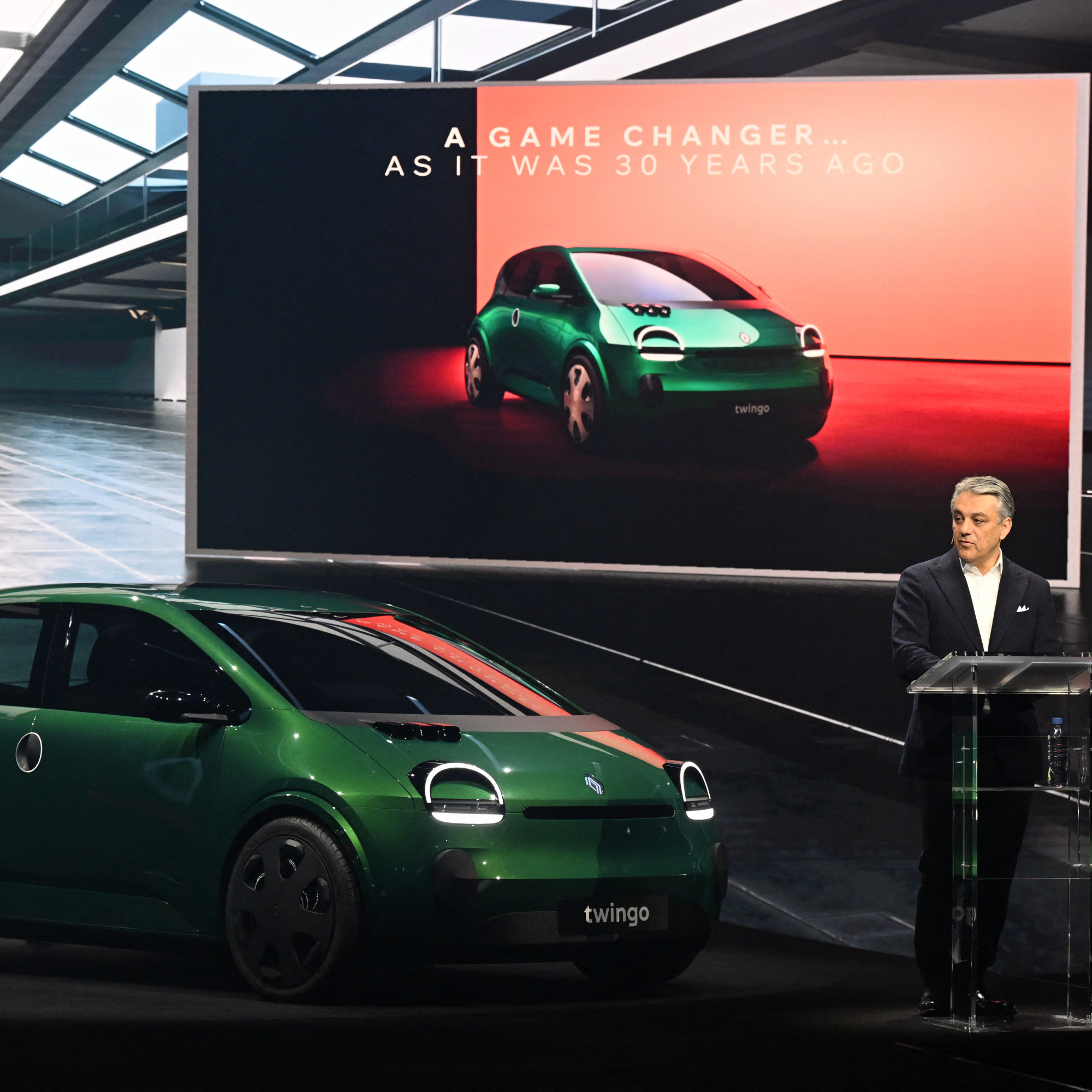 INVITÉ RTL - Nouvelle R5, Scenic élue voiture de l'année... Le DG de ...