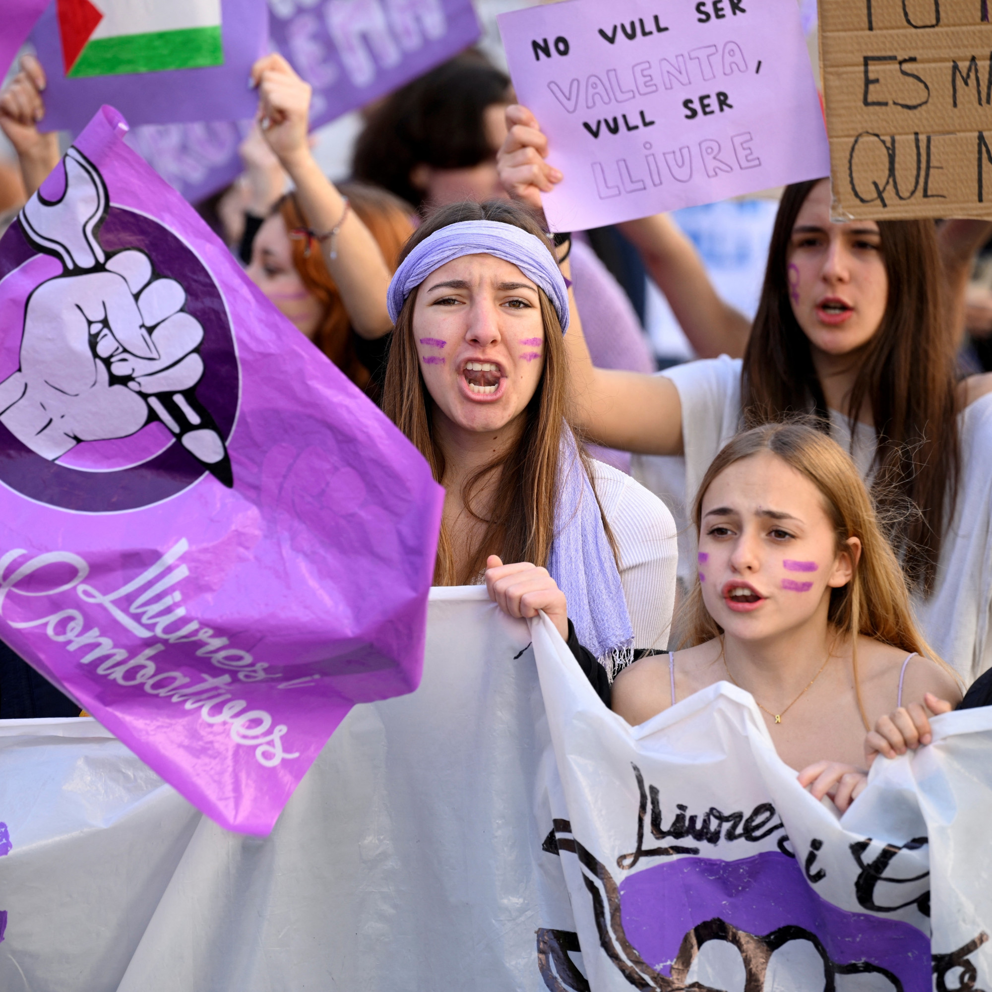 8 mars : pourquoi le violet est-il la couleur du féminisme