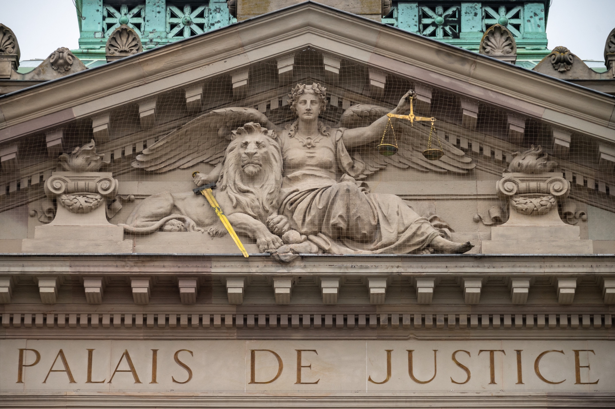 Seine-et-Marne : trois élèves au visage grimés en noir lors d'un ...