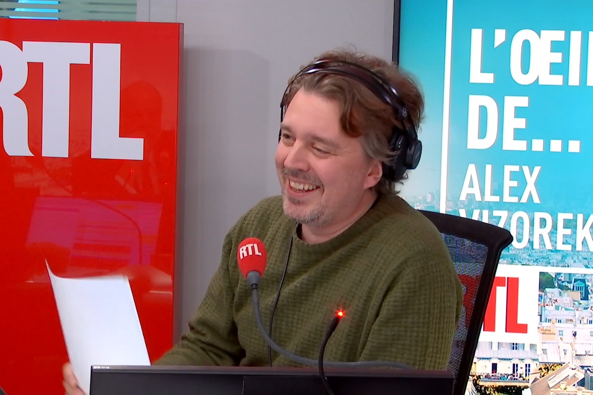 VIDÉO - Alex Vizorek : l'abbé Pierre, "le DSK en soutane"