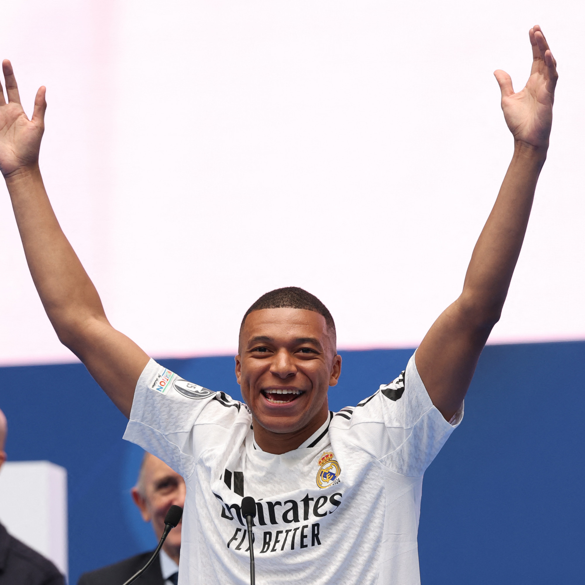 EN IMAGES - Mbappé au Real : les temps forts de sa présentation grandiose