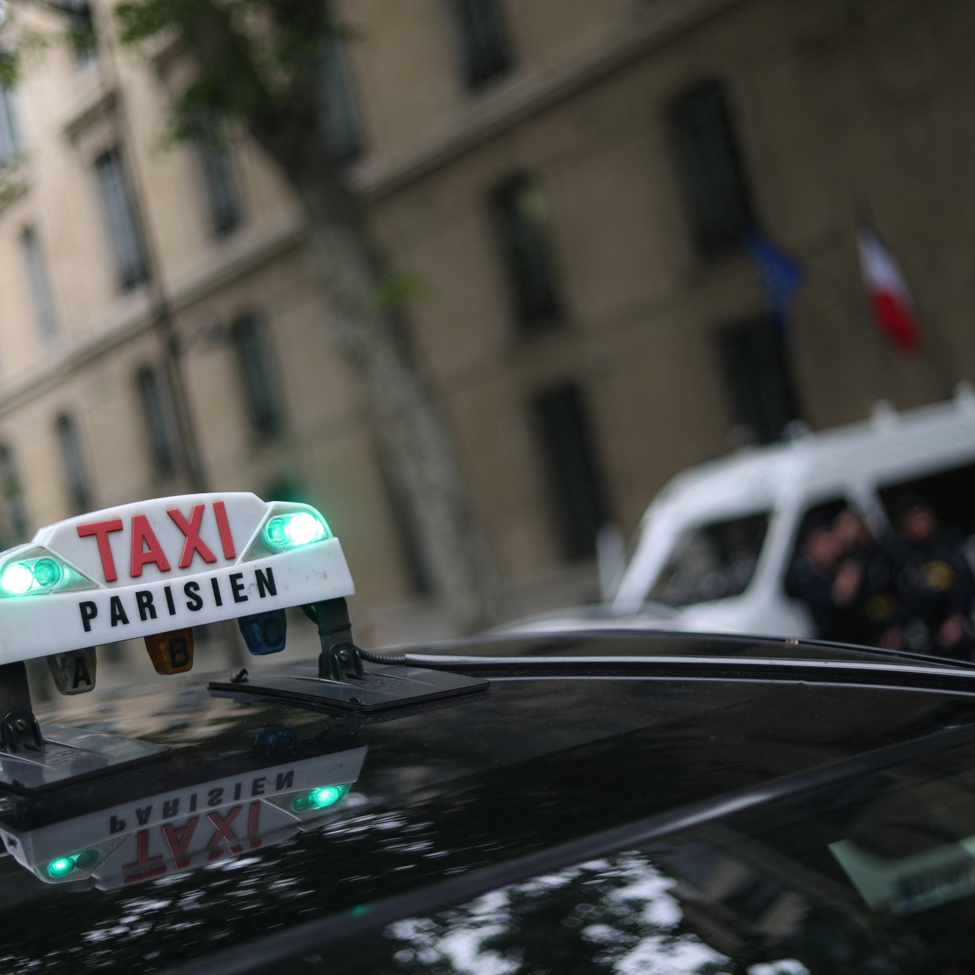 JO Paris 2024 : pourquoi les taxis font triste mine