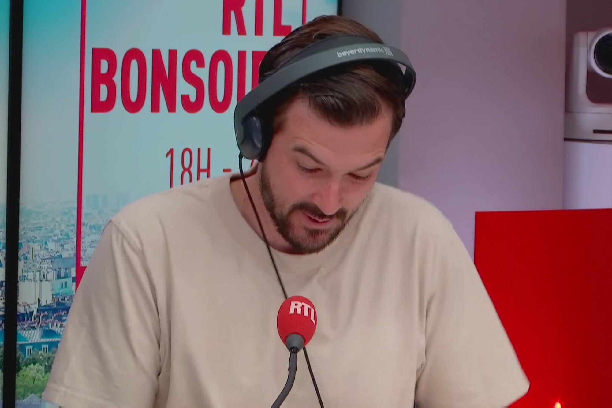 "Y'a pas moyen Djadja" : l'humoriste Marc-Antoine Le Bret imite la ministre des Sports pour les ...