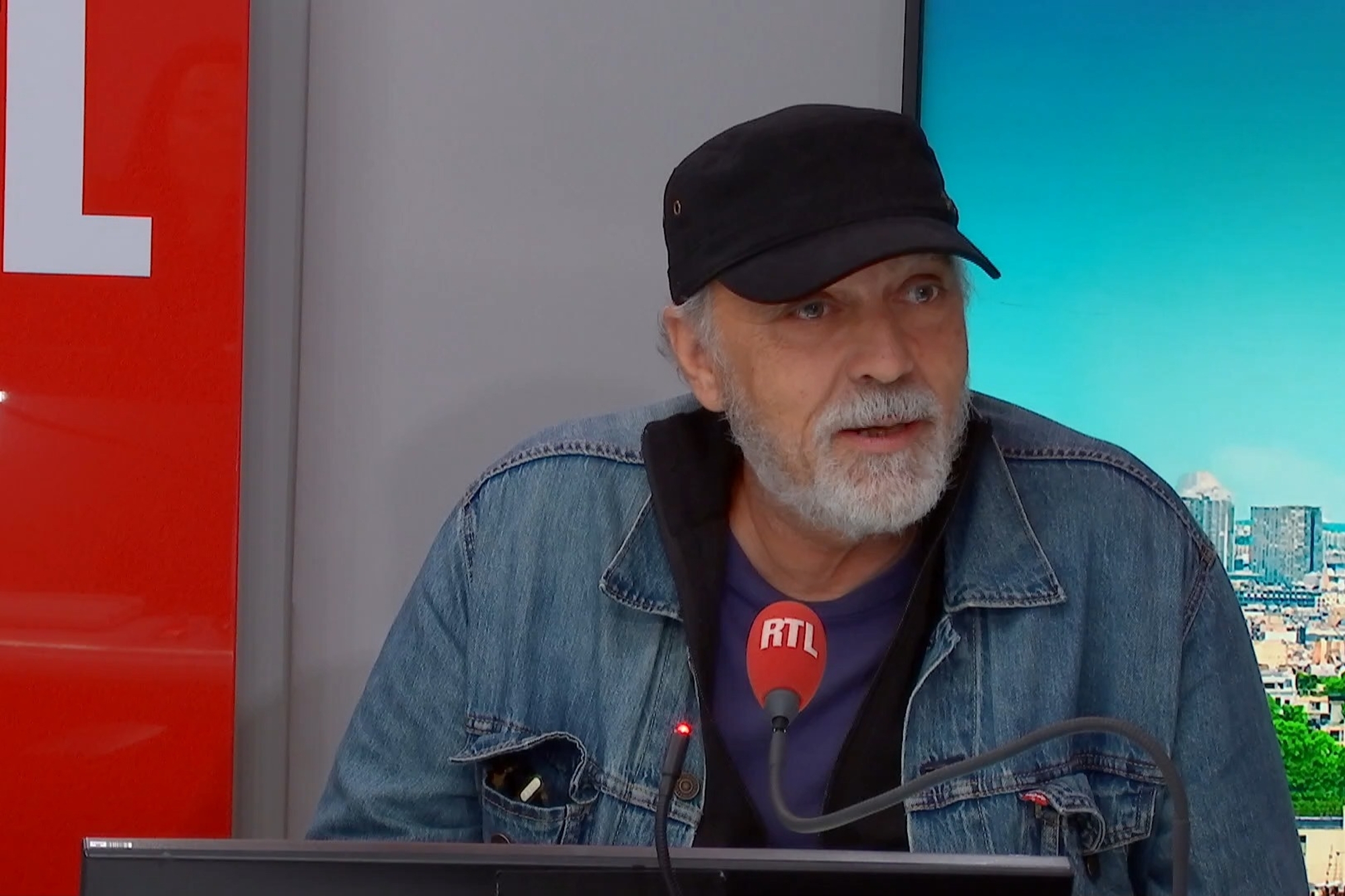 INVITÉ RTL - Parade des athlètes de Paris 2024 sur les Champs-Élysées ...