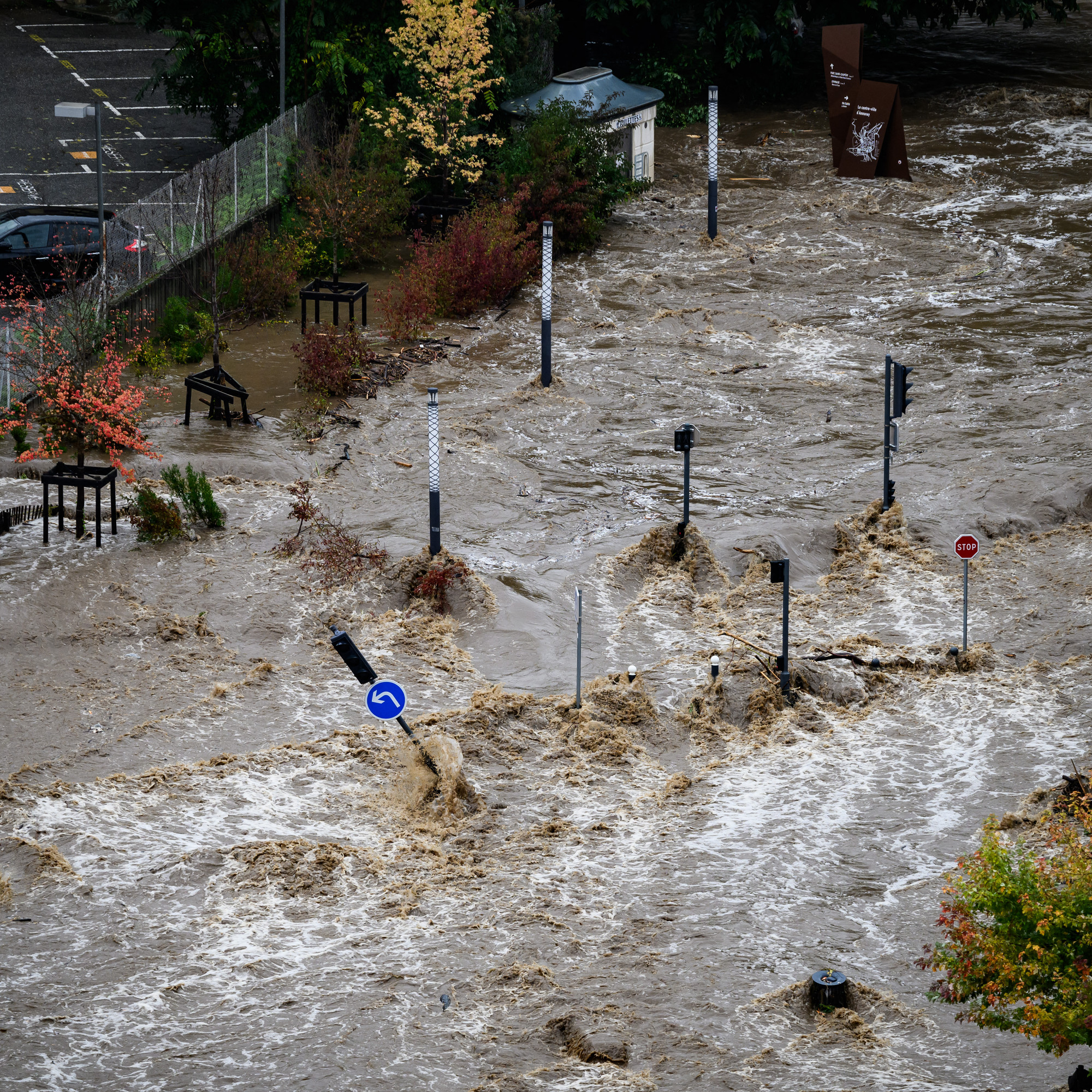 DOCUMENT RTL - Inondations : un gendarme raconte le sauvetage d'une habitante grâce à une ...