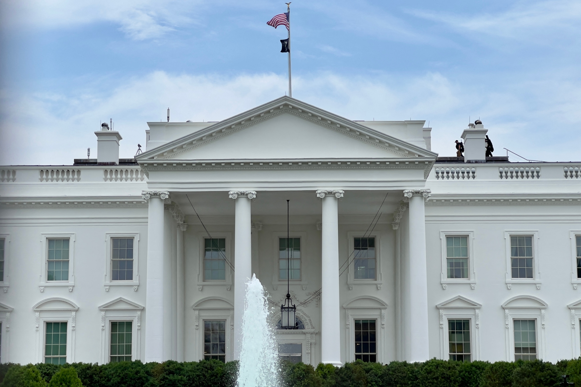 États-Unis : le Secret Service a tiré sur un homme armé près de la ...