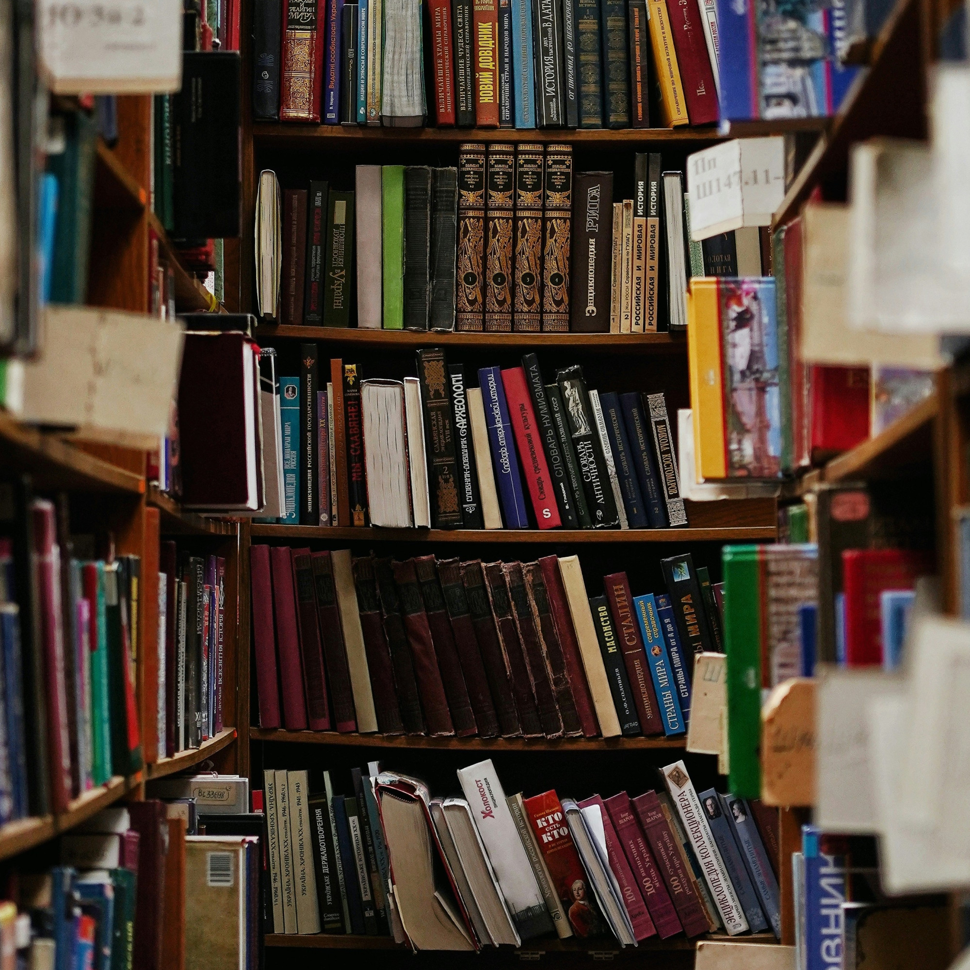 Langue française : dit-on "100 (t') ouvrages" ou "100 (z’) ouvrages"