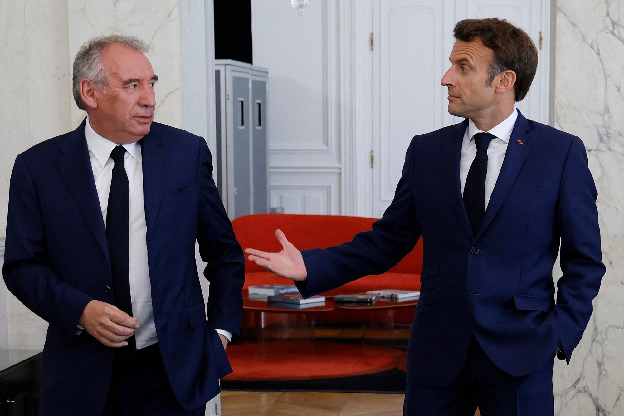 Nouveau gouvernement : Favori pour Matignon, l’hypothèse Bayrou divise ...
