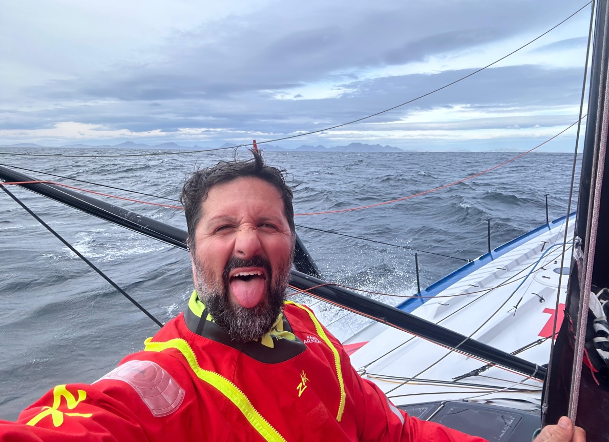 Vendée Globe : Yoann Richomme passe le Cap Horn en leader