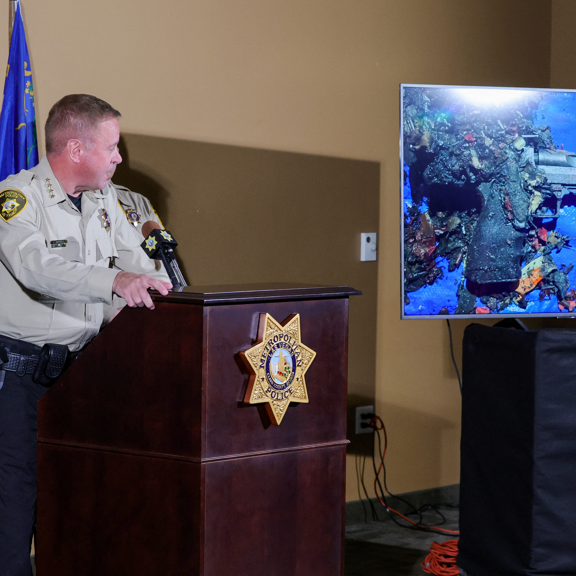 Explosion à Las Vegas : le suspect retrouvé mort dans le Cybertruck ...