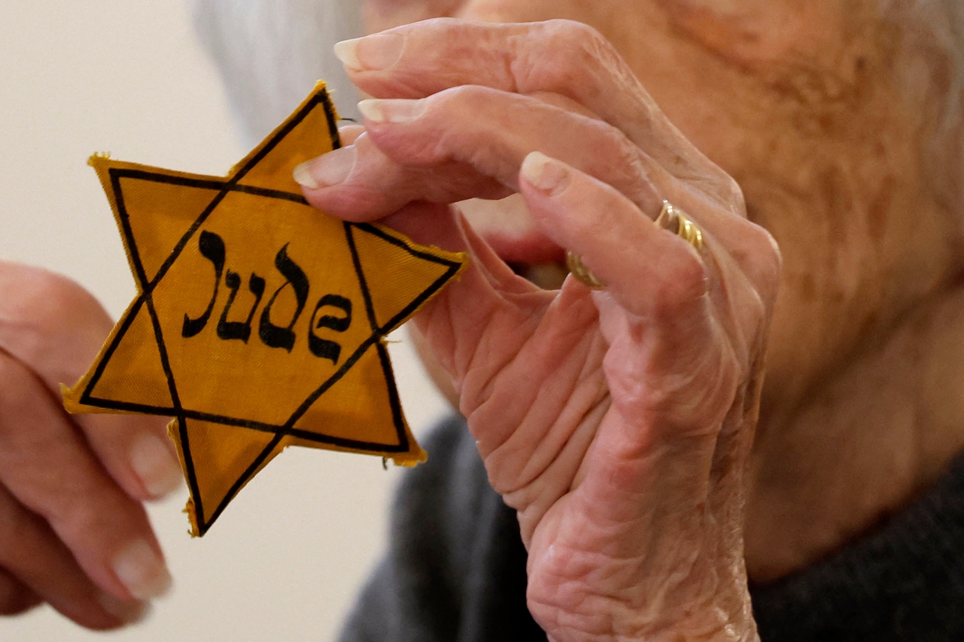 80 ans de la libération d'Auschwitz : pourquoi l'étoile jaune a existé ...