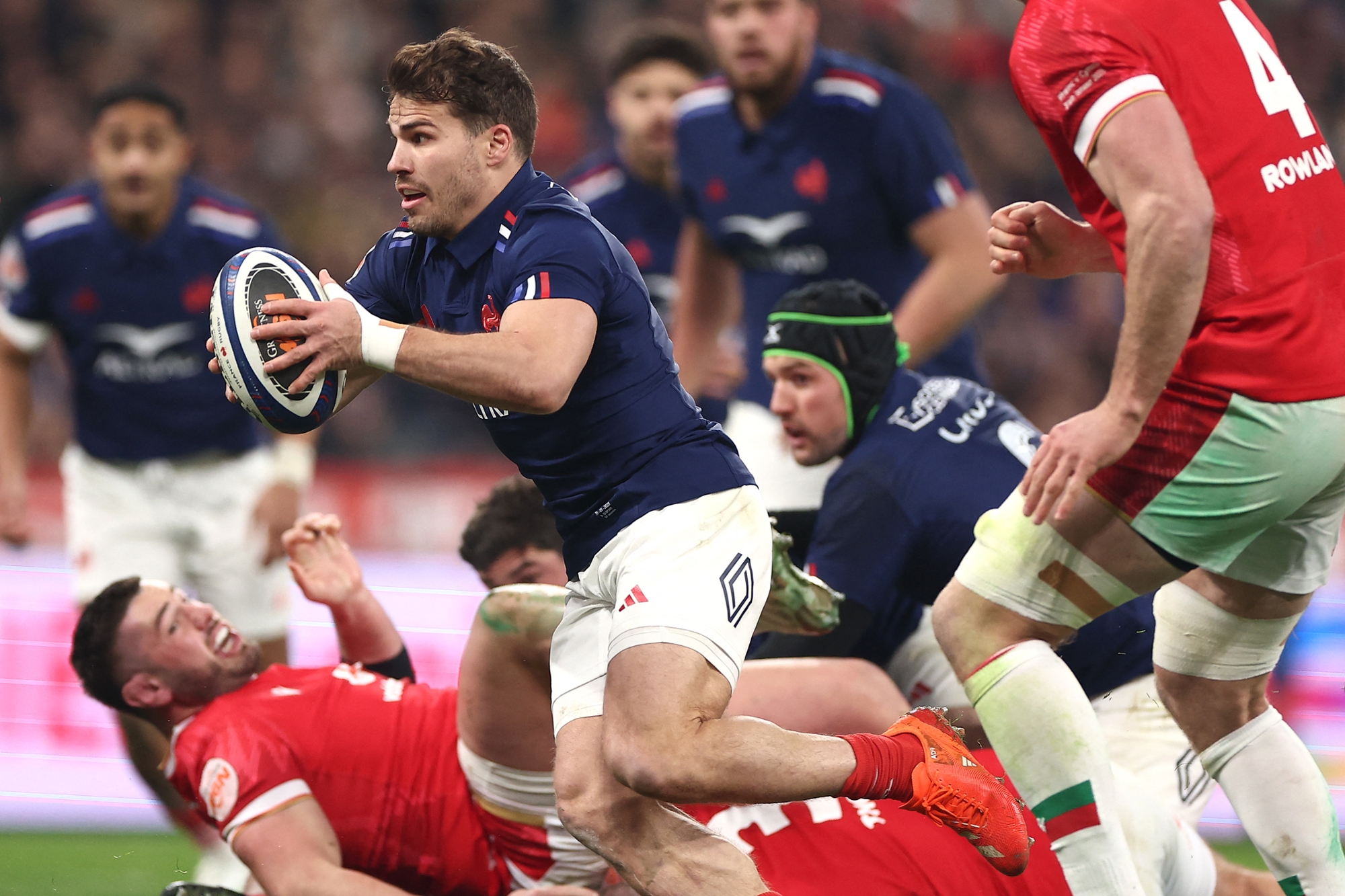 Tournoi des Six Nations 2025 : en ouverture, le XV de France surclasse le pays de Galles