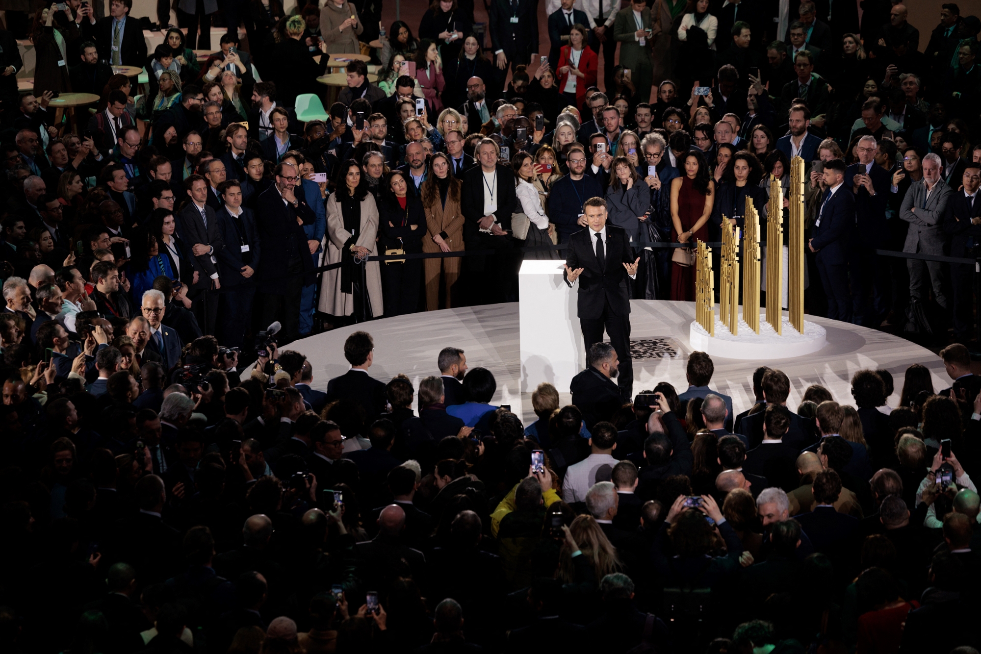 Sommet sur l'IA à Paris : 61 pays, dont la Chine, s'accordent pour une IA "ouverte", "inclusive ...