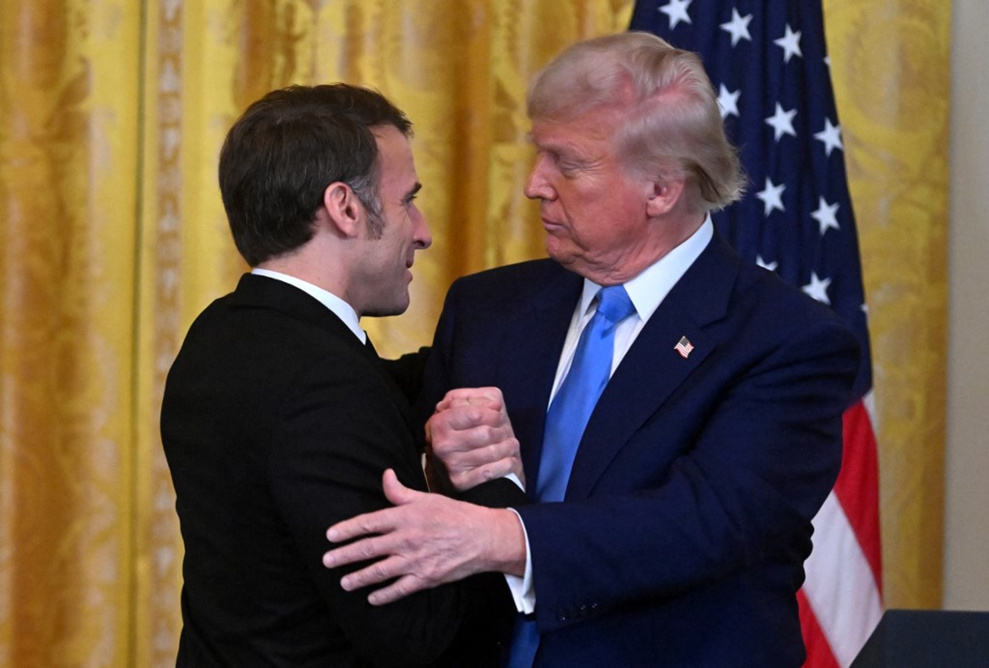 ÉDITO - Macron-Trump : "Un pas de deux entre le tango amoureux et la ...