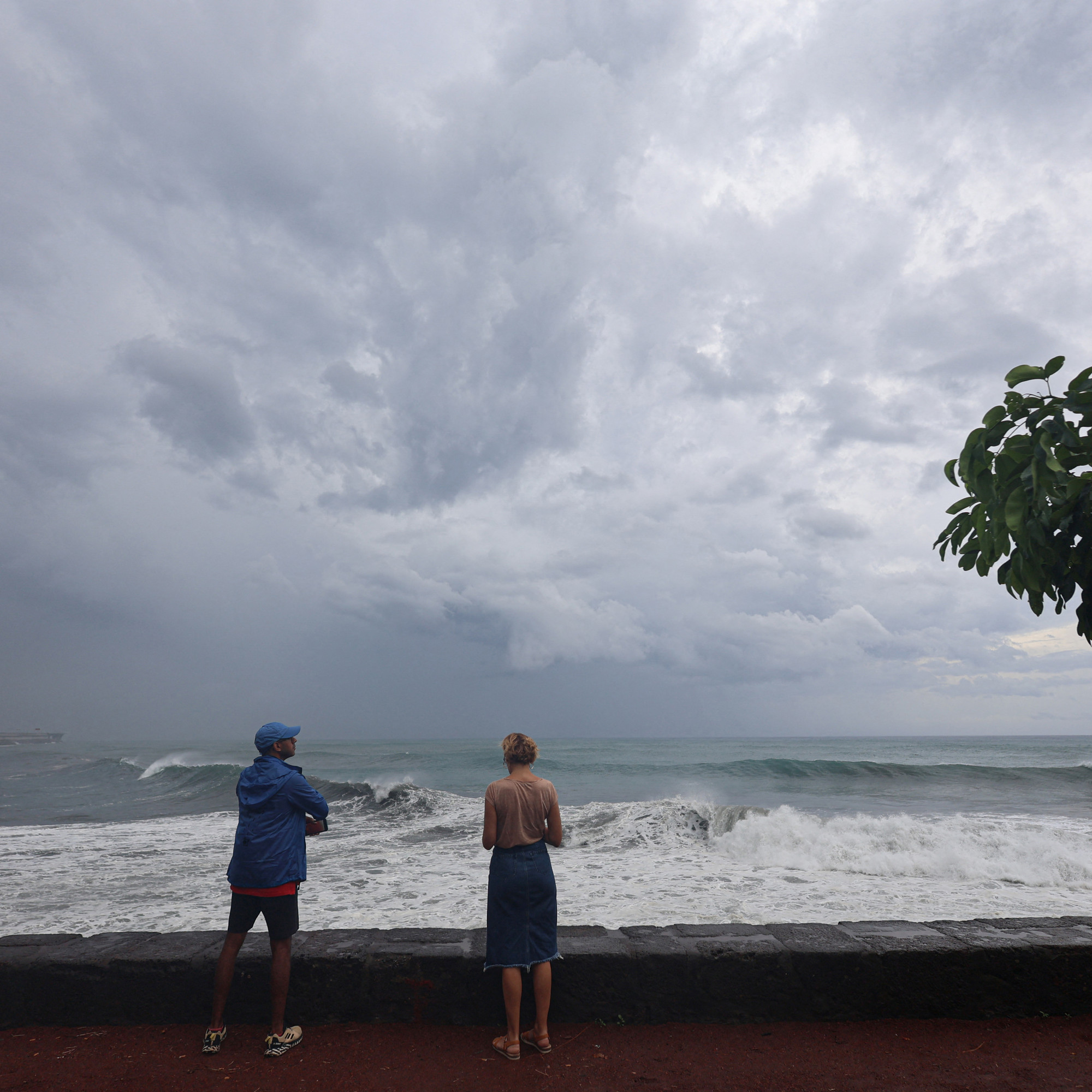 Les infos de 18h - Cyclone Garance : alerte maximale à La Réunion avec ...