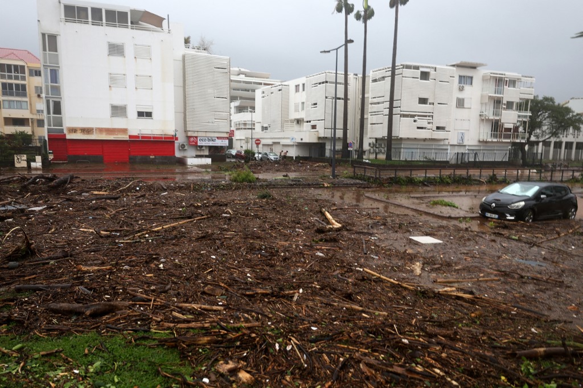 Cyclone Garance : à La Réunion, les habitants constatent les dégâts