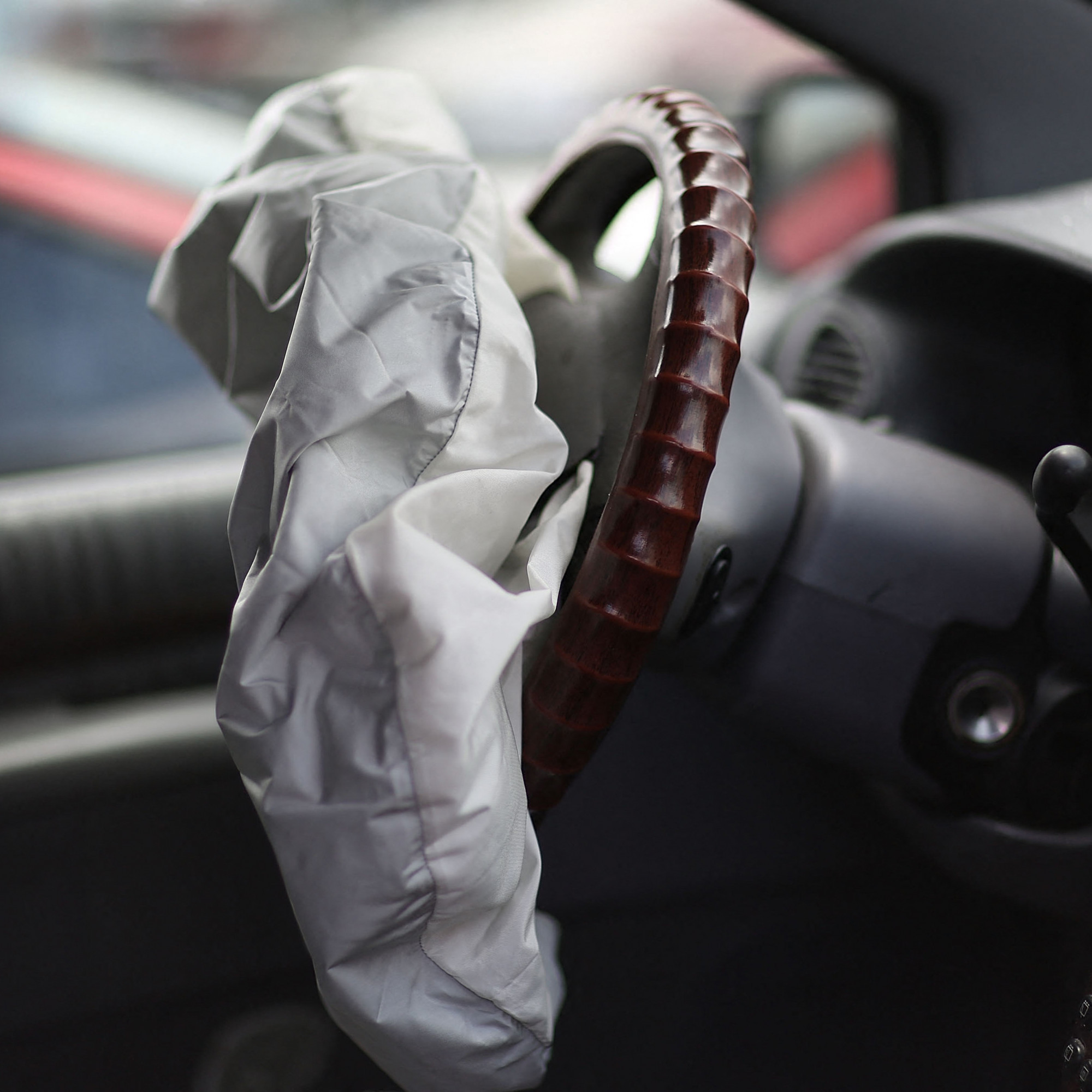 Airbags défectueux : le ministre des Transports demande l ...