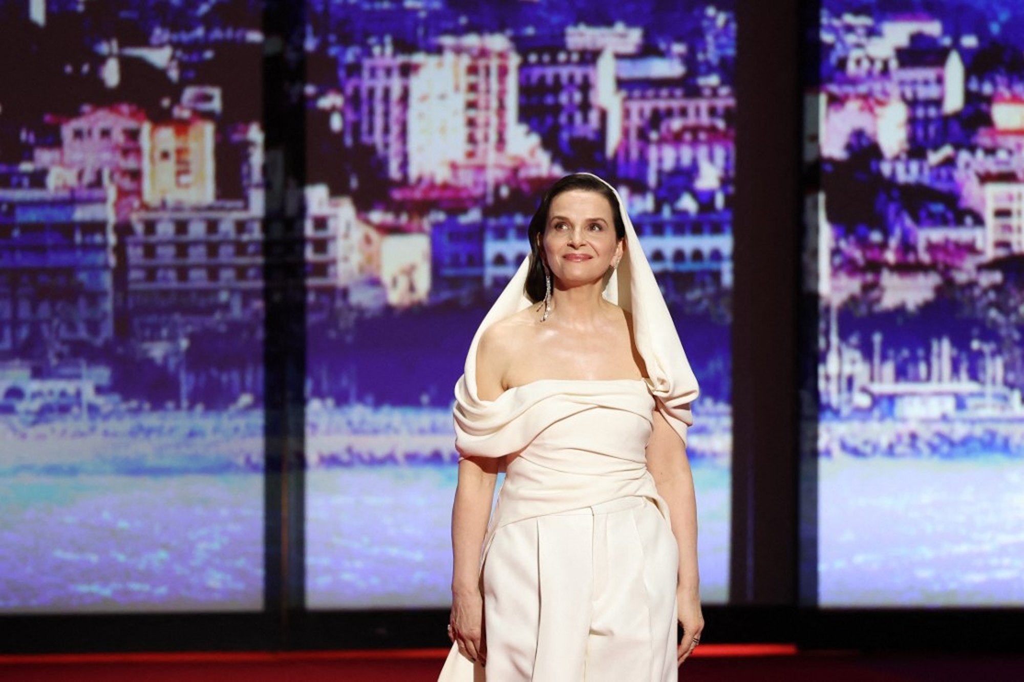 Festival de Cannes : Juliette Binoche rend hommage à la photoreporter ...