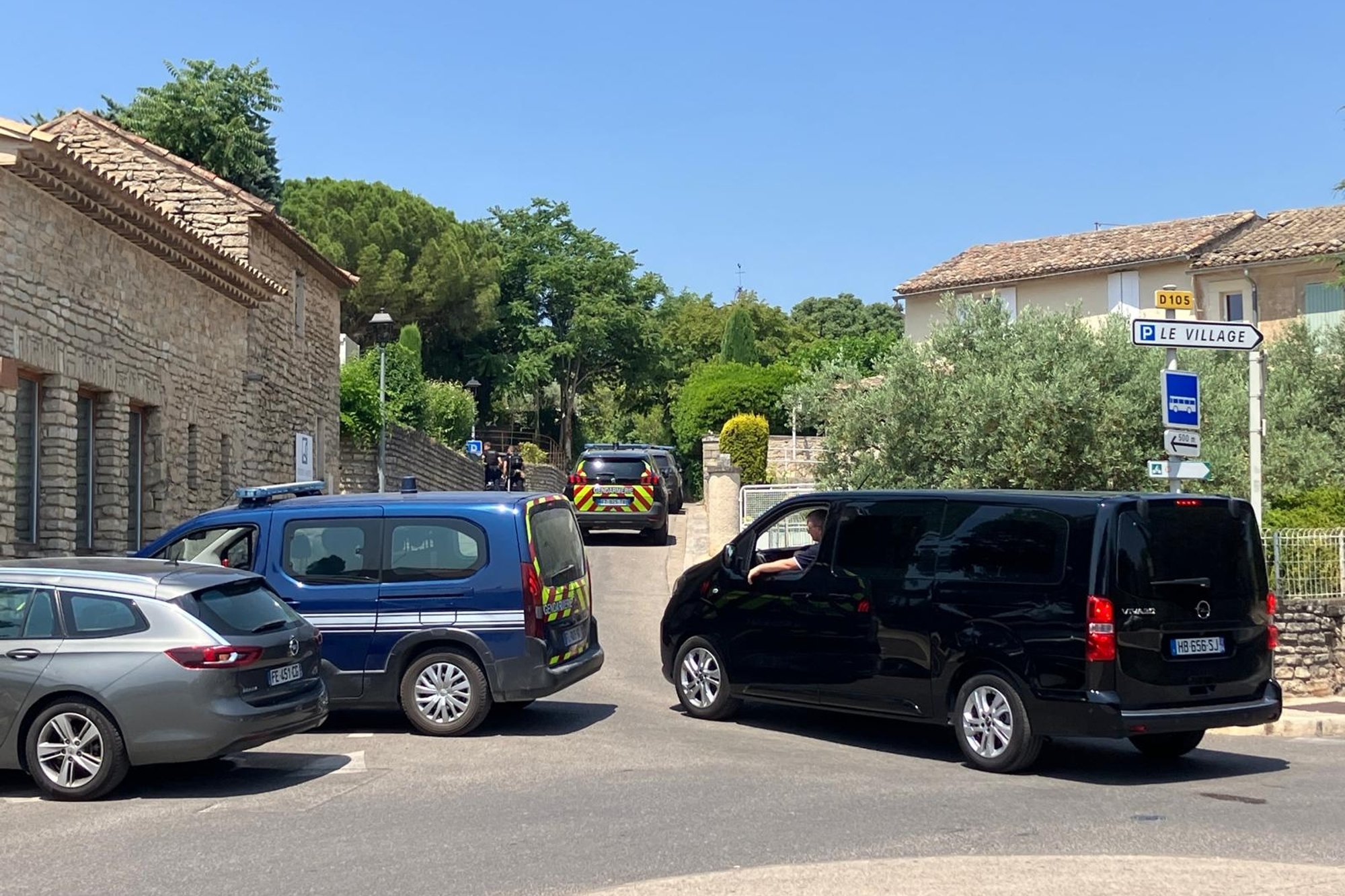 Vaucluse : une fusillade en marge d’un mariage fait deux morts, dont la mariée, et trois blessés ...