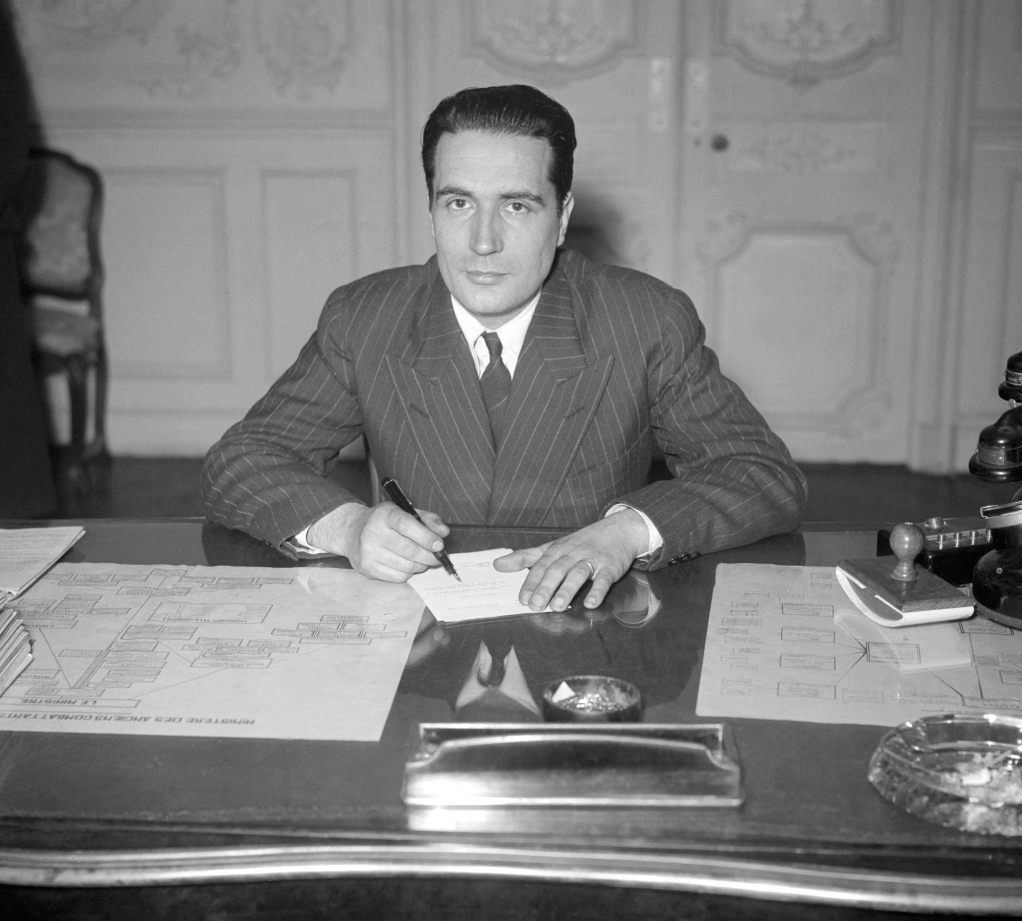 François Mitterrand à Vichy : une jeunesse trouble et un silence d'État
