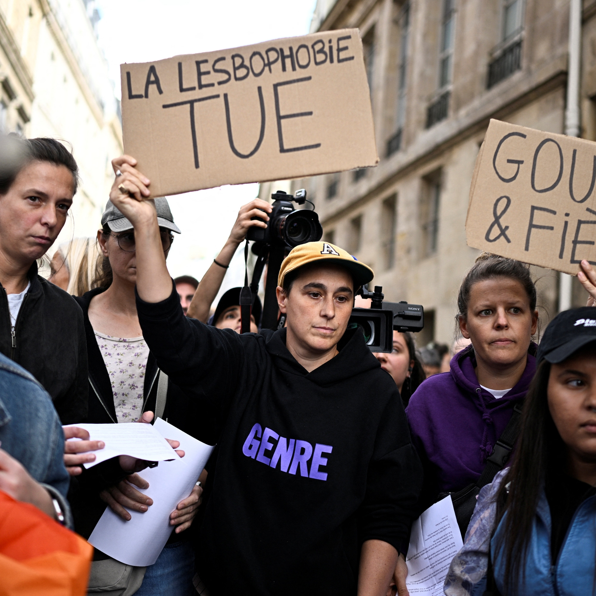 Suicide d'une directrice d'école : l'épouse de Caroline Grandjean va ...