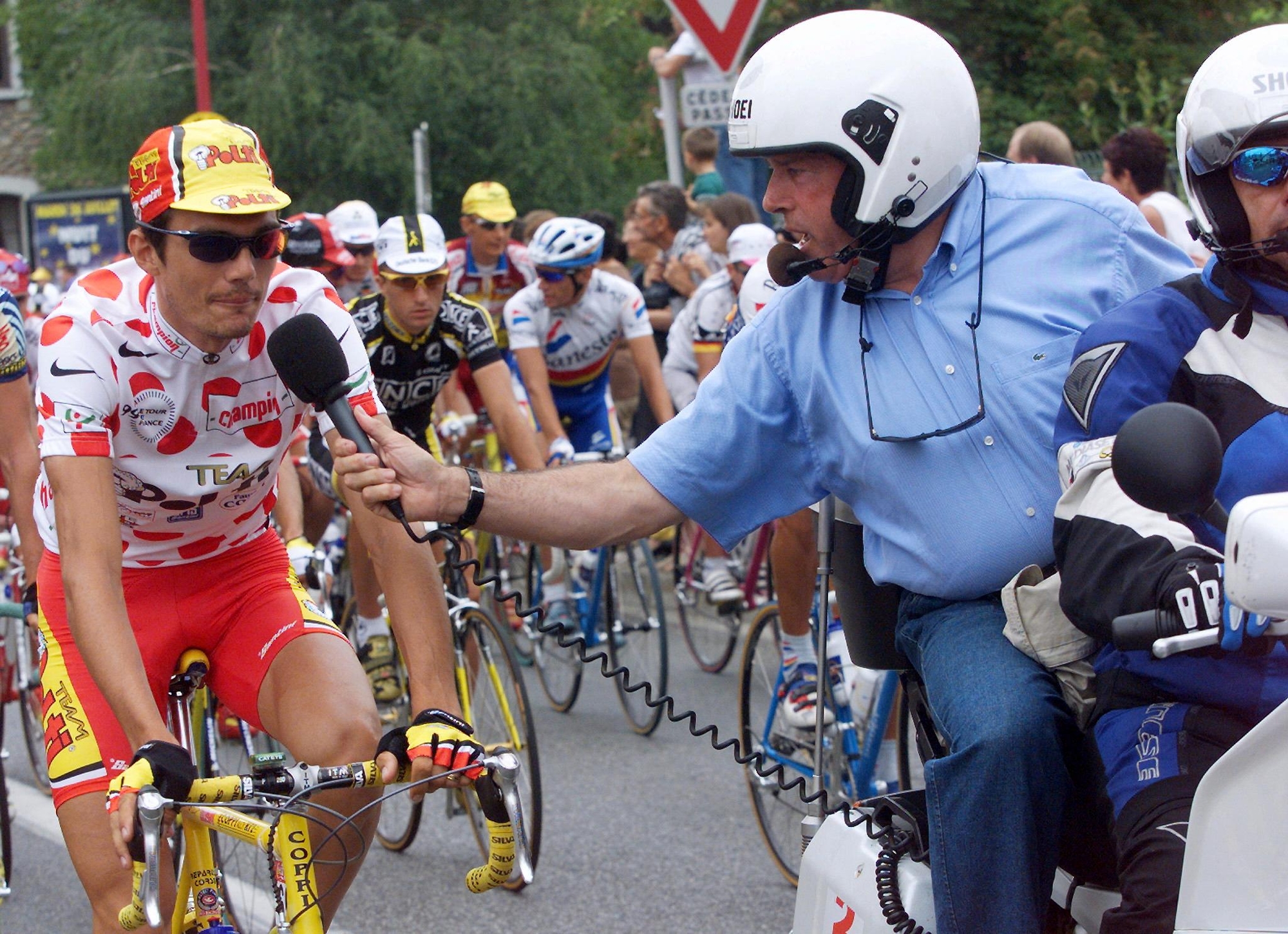 Le journaliste Jean-René Godart, grande voix du Tour de France, est ...