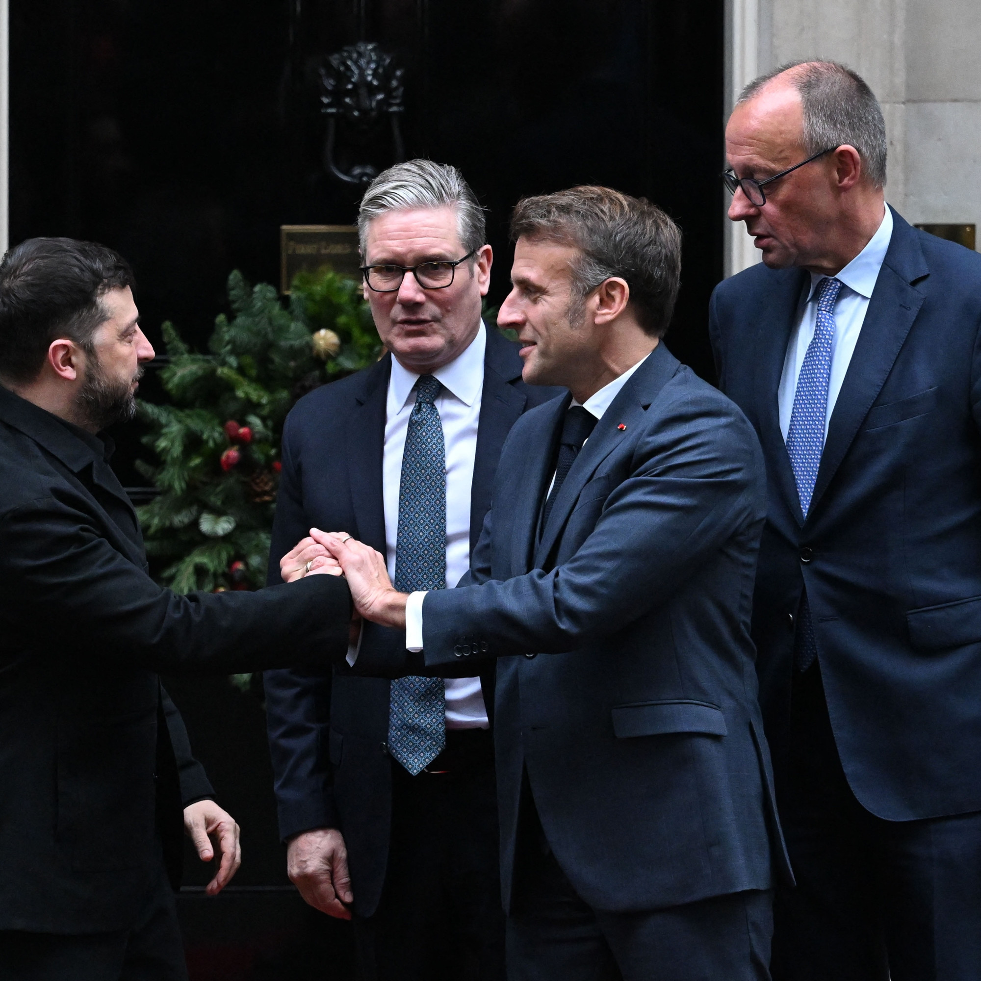 "Nous soutenons tous l'Ukraine" : Emmanuel Macron et les Européens font ...