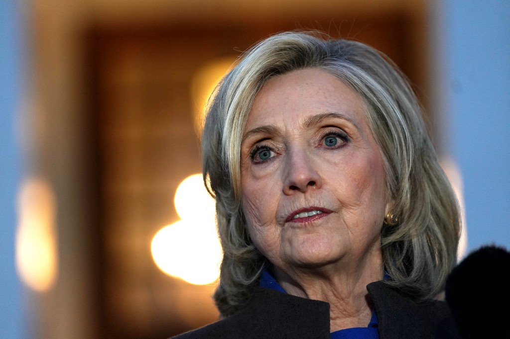 "J'en ai assez" : Hillary Clinton tape du poing sur la table et quitte ...
