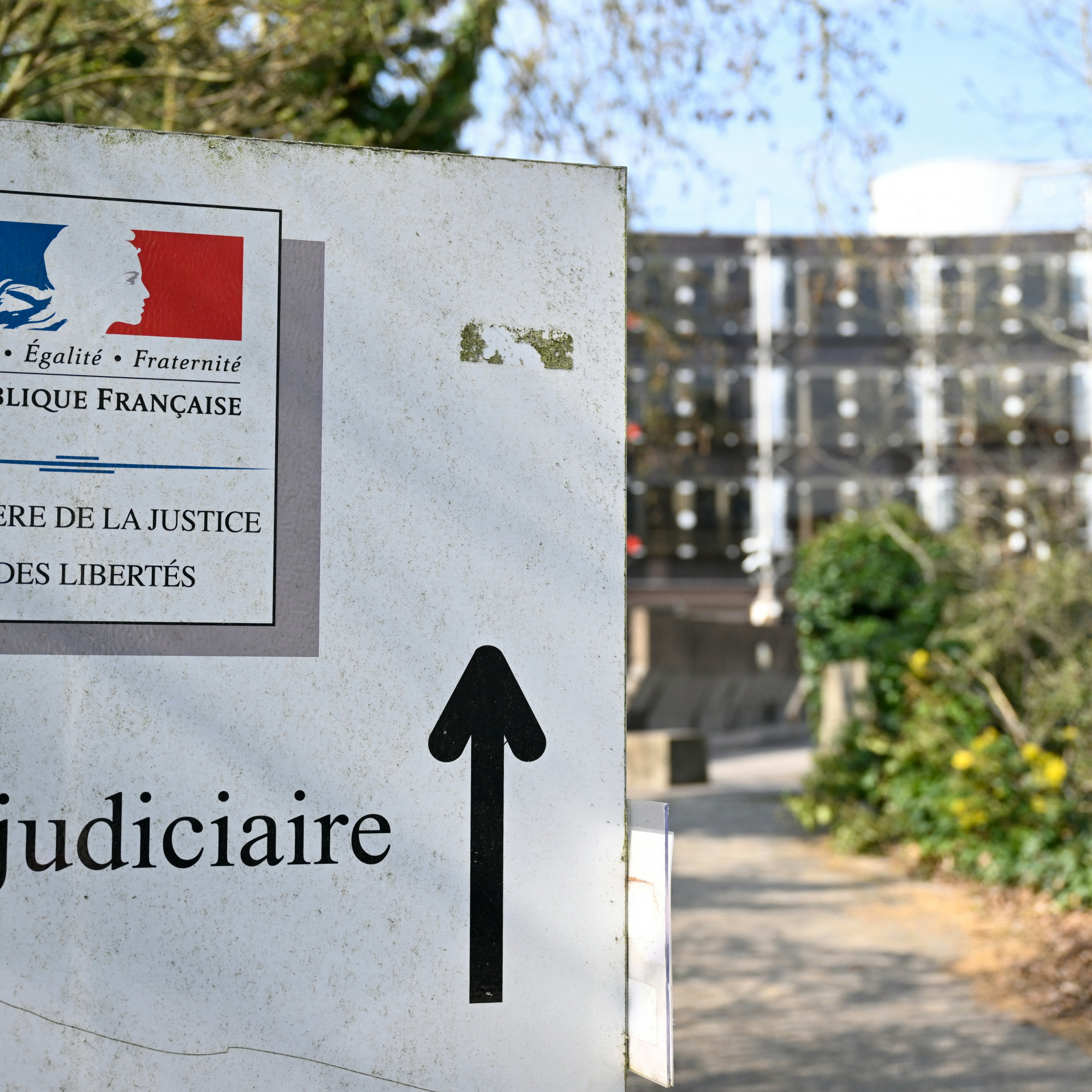 "Je n'ai plus confiance en personne" : survivant d'un guet-apens à la ...